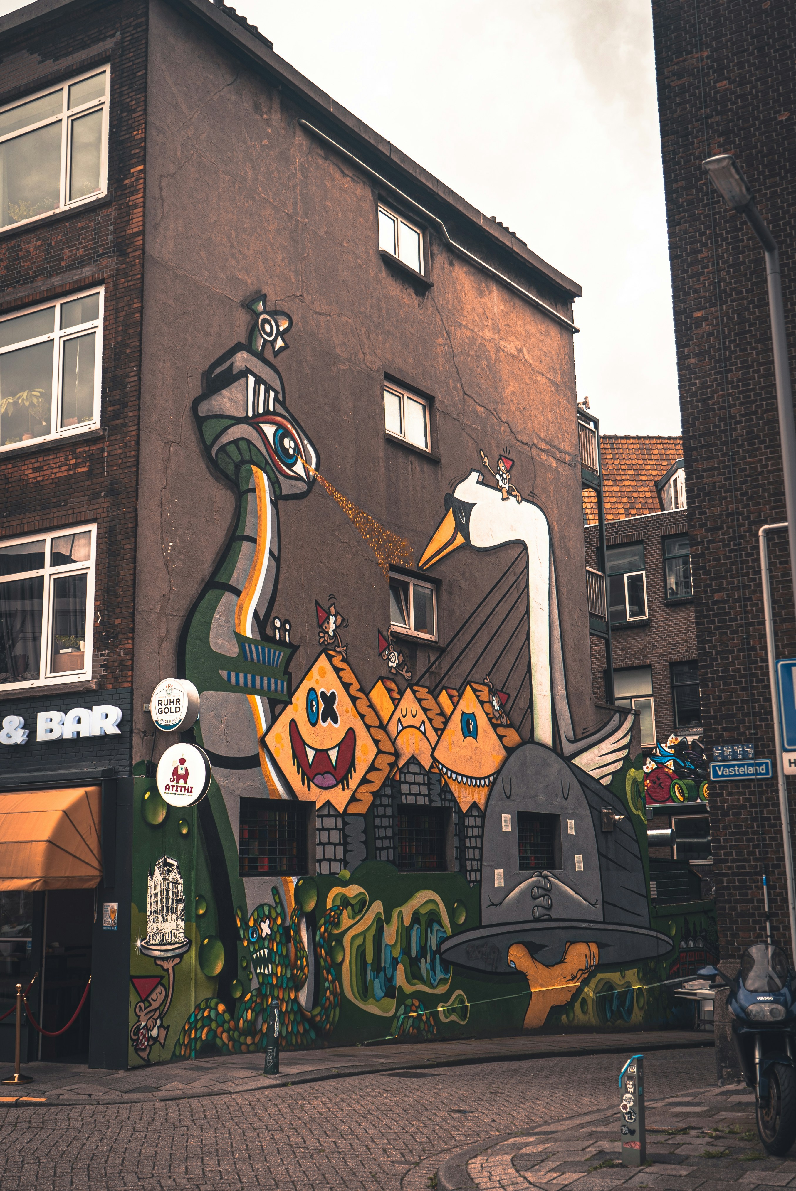 Brown and gray graffiti photo – Free Art Image on Unsplash