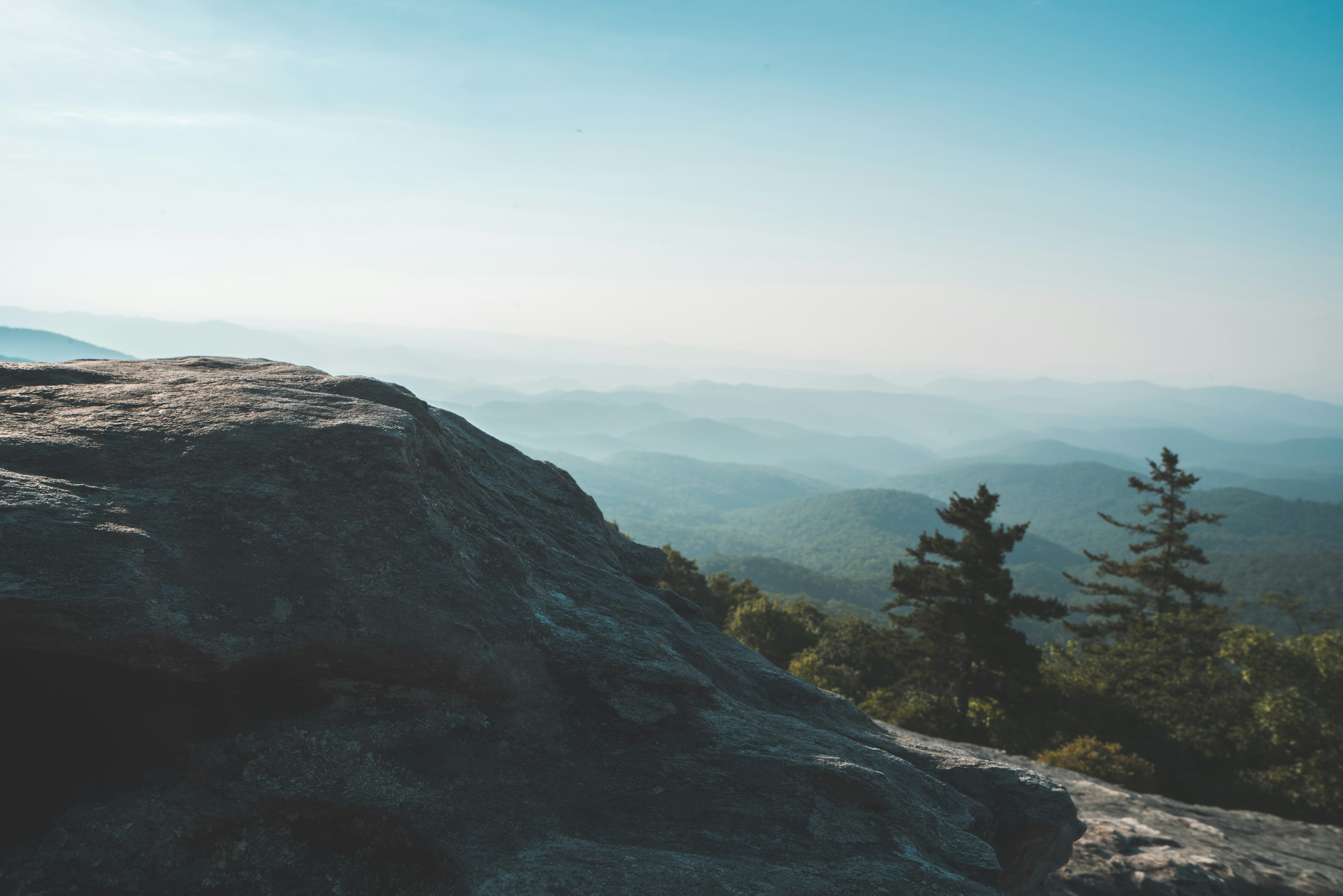 Gray cliff during daytime photo – Free Blue ridge Image on Unsplash