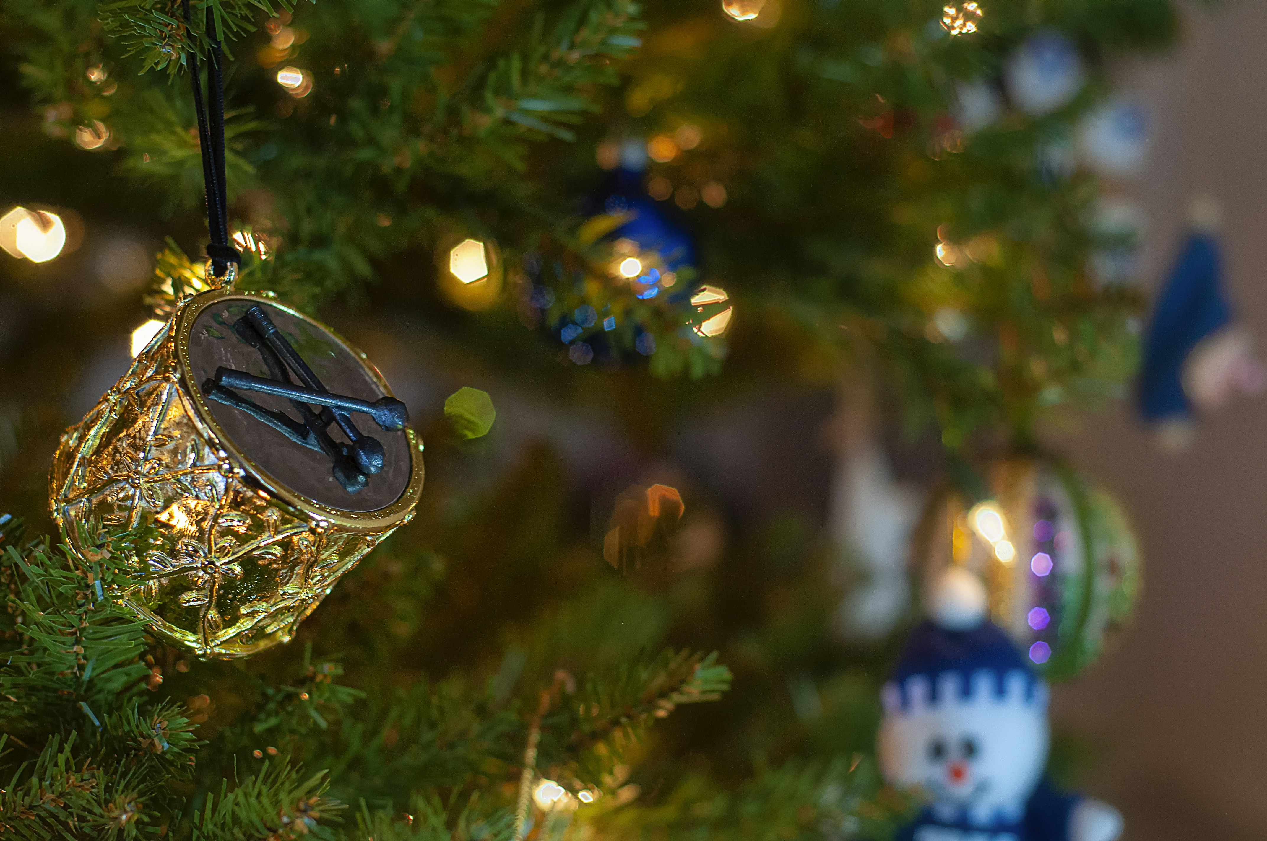Glowing Ornament Sparks the Quiet Christmas Tree