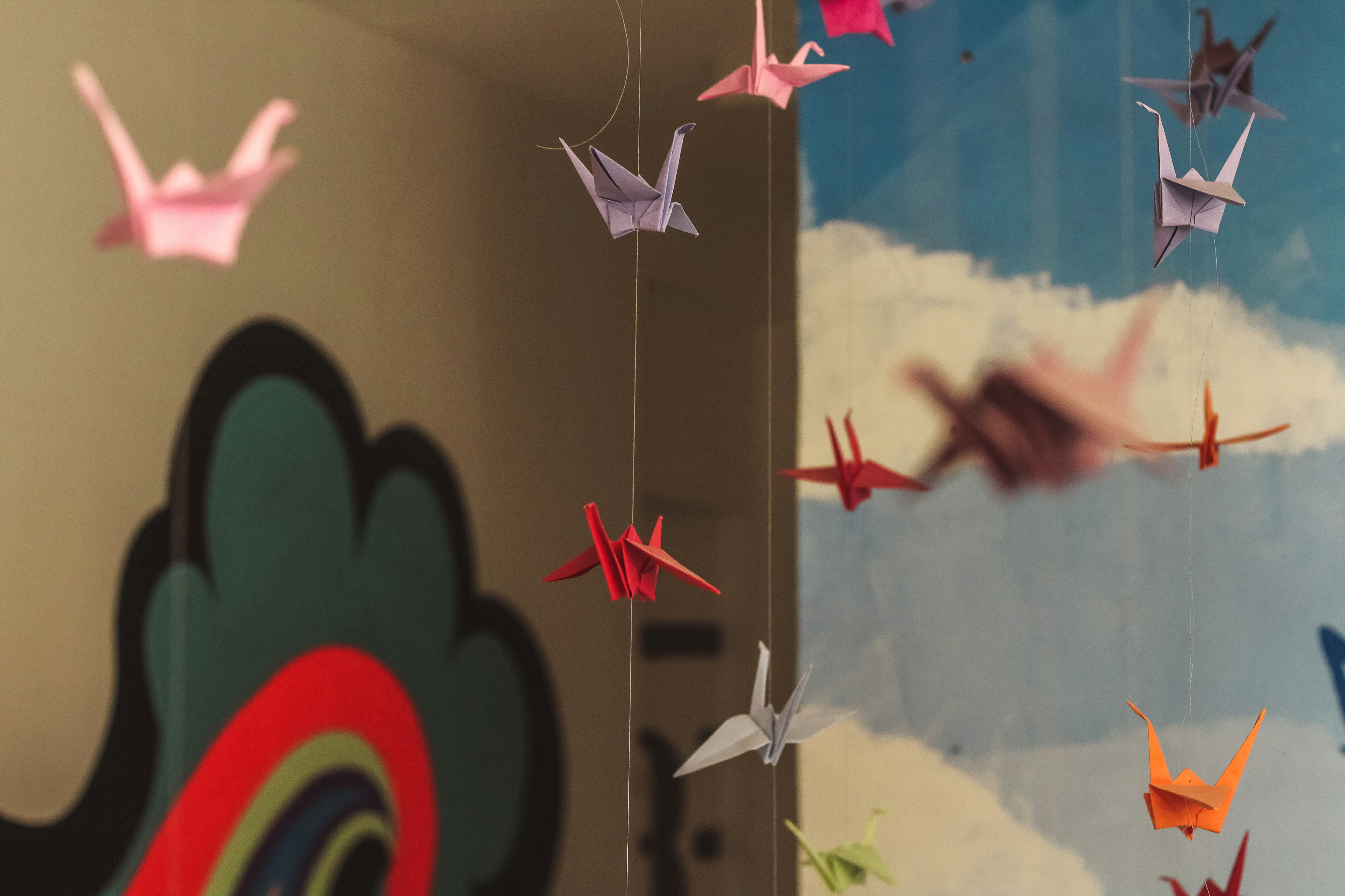 Hanging origami birds photo – Free Green Image on Unsplash