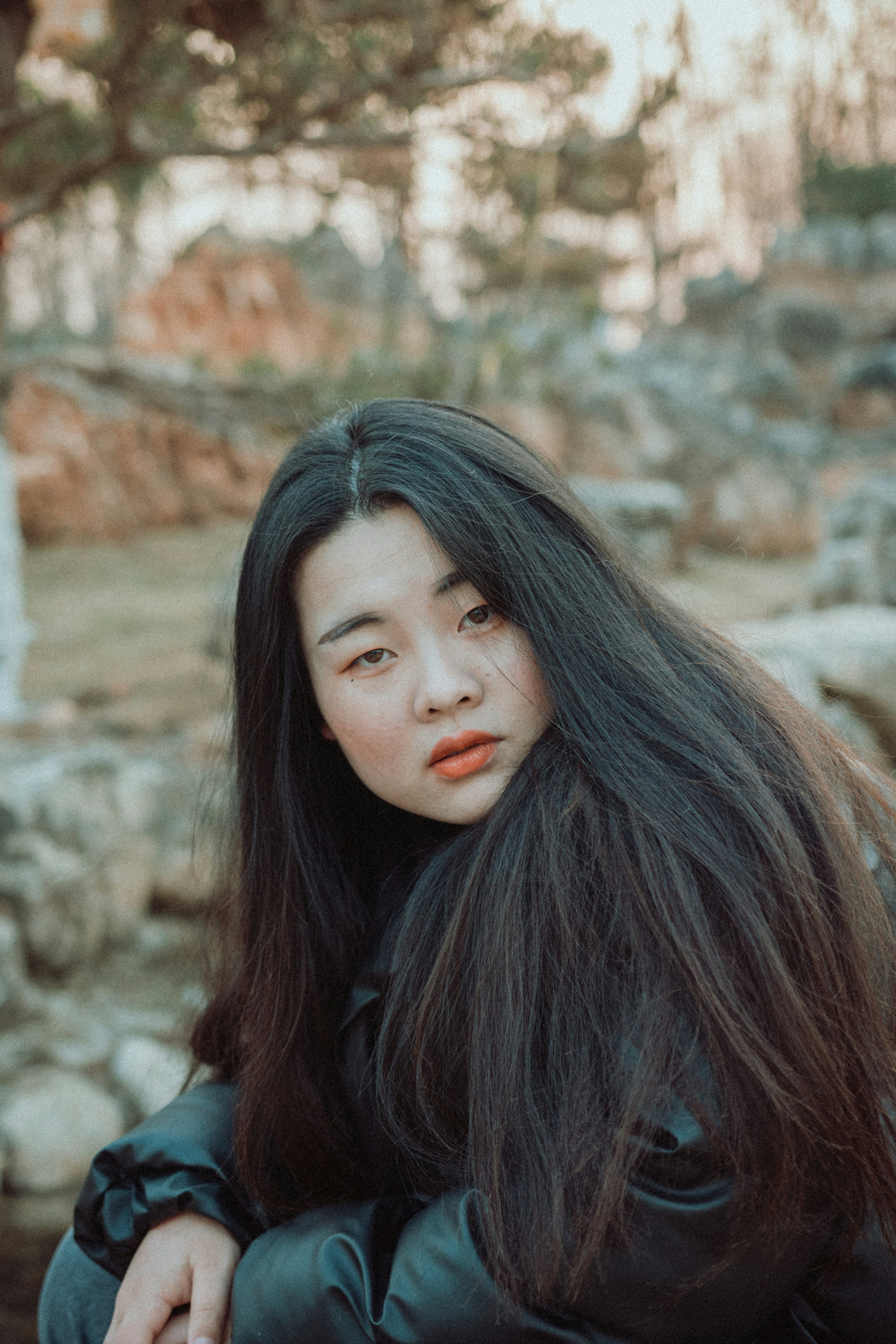 Woman wearing black leather jacket photo – Free Woman Image on Unsplash