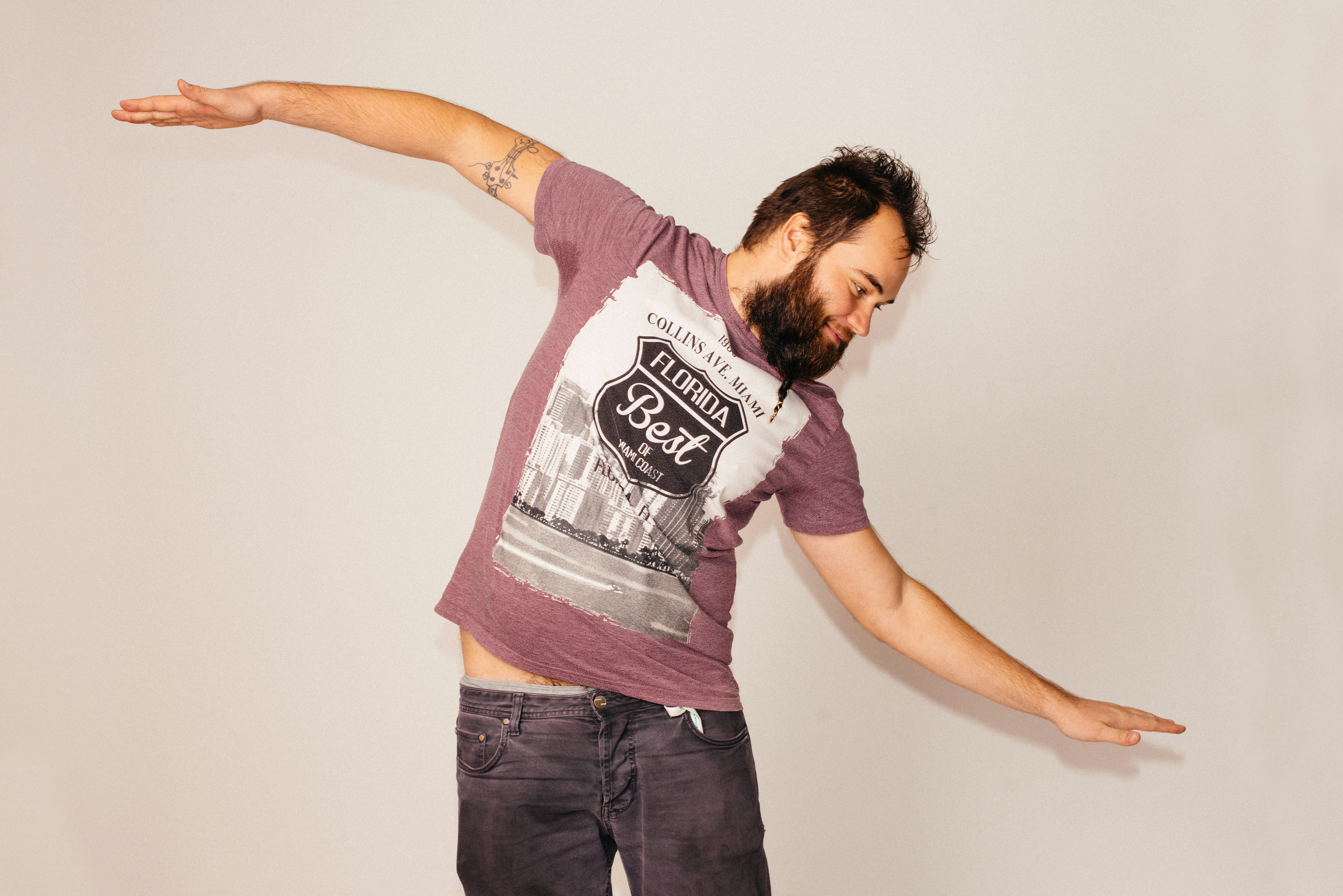 Man doing wave gesture photo – Free Grey Image on Unsplash