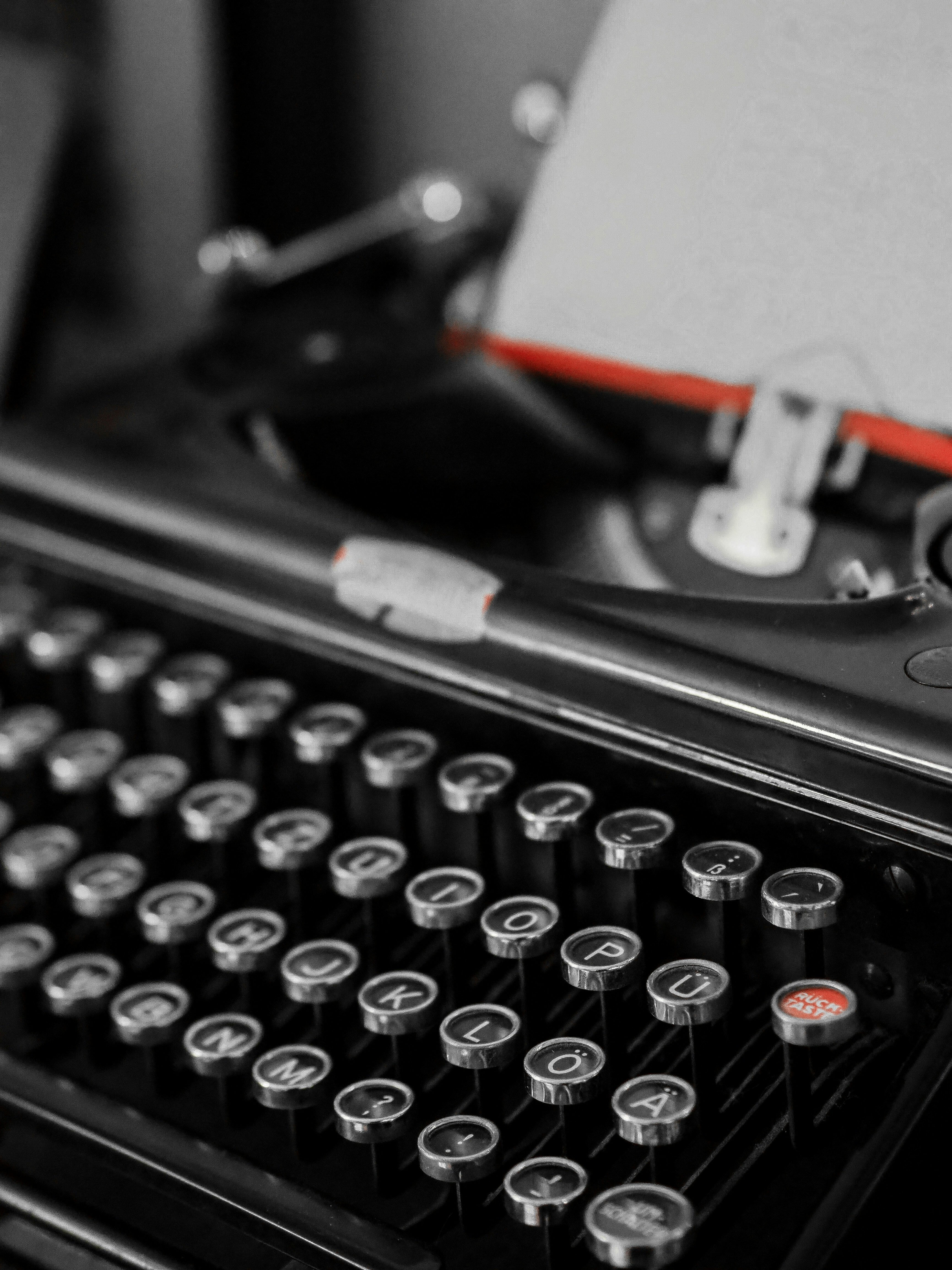 Black typewriter photo – Free Wien Image on Unsplash