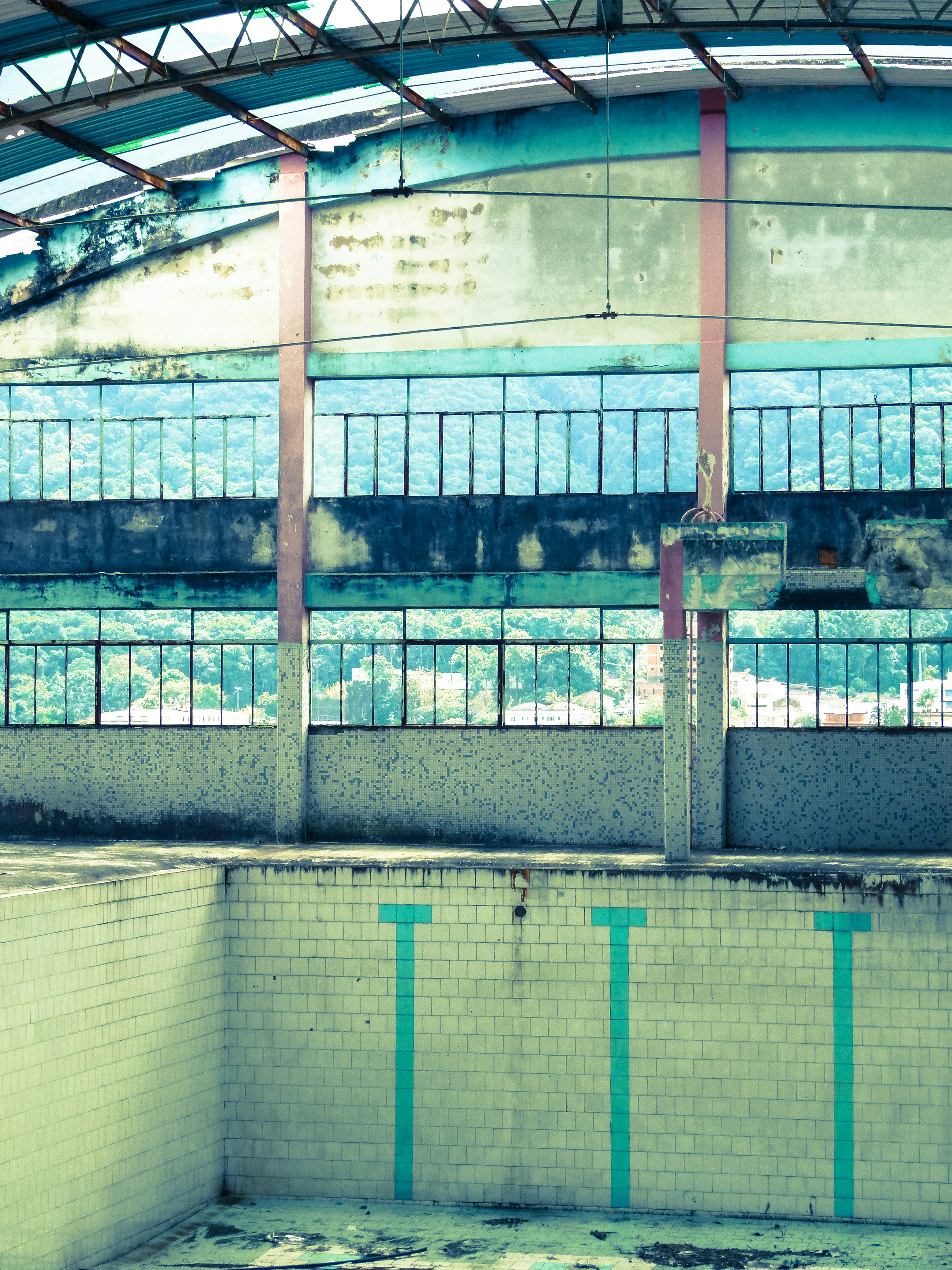 Empty diving pool photo – Free Building Image on Unsplash