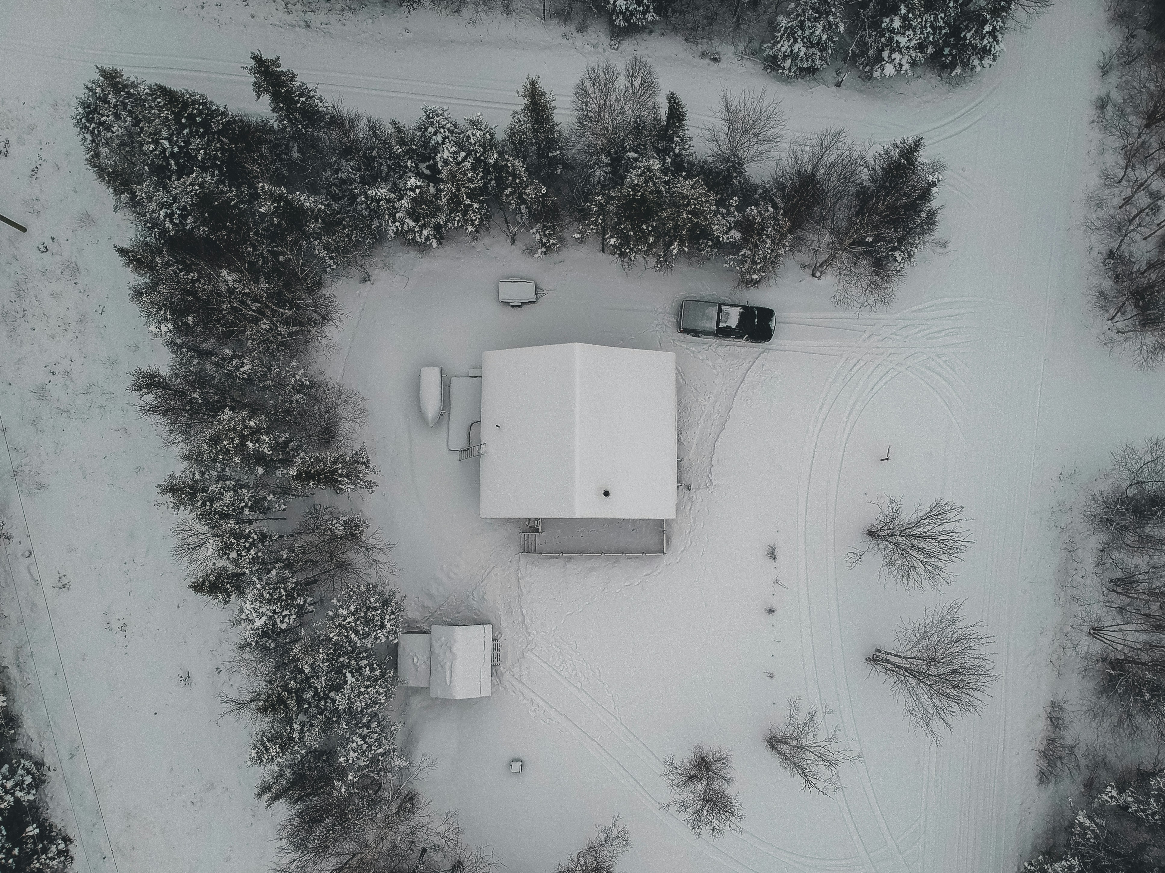 bird's eye view photo of house