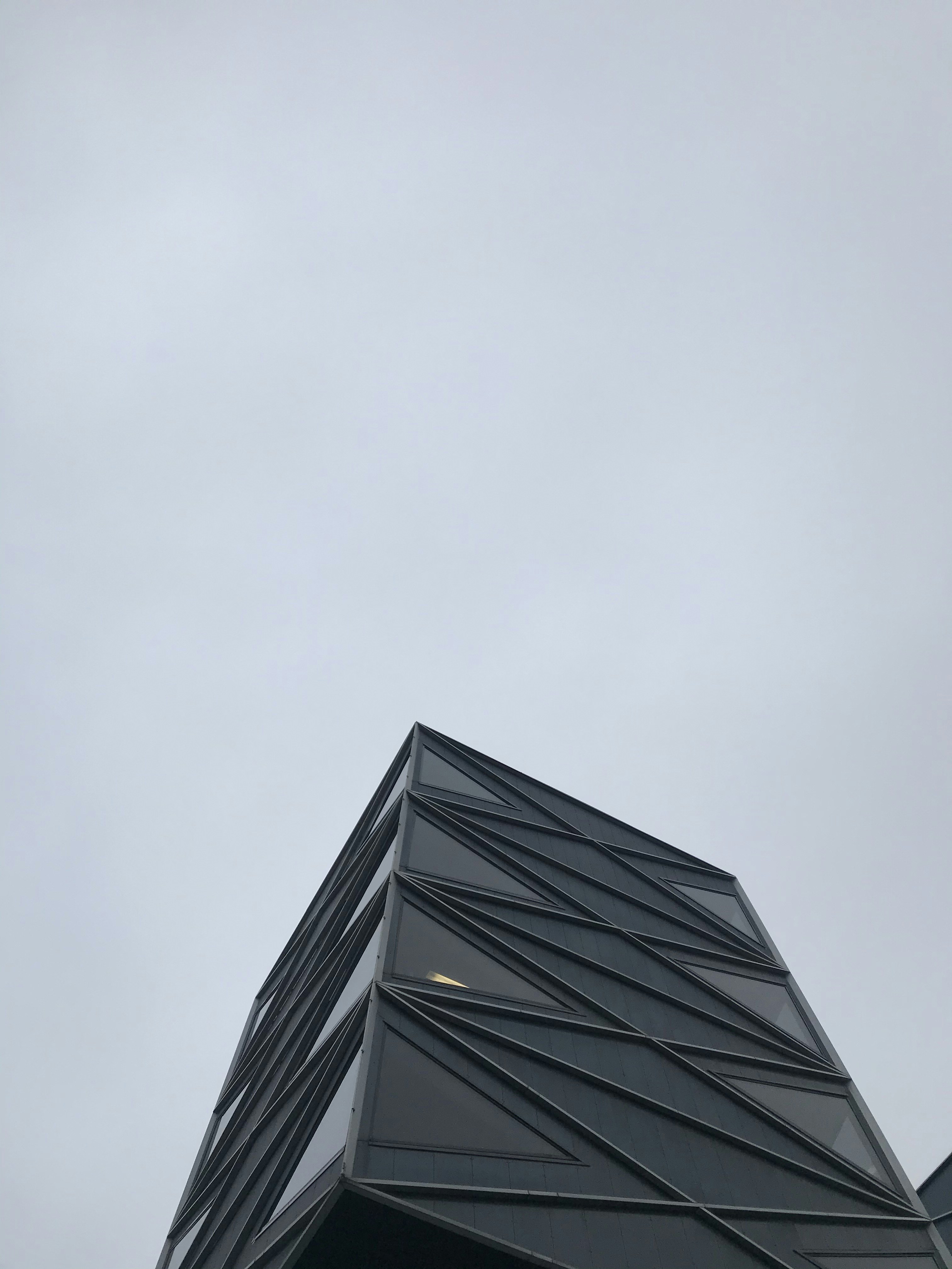 Gray high-rise building during daytime photo – Free Grey Image on Unsplash