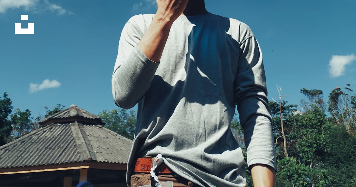 Man Wearing Gray Long Sleeved Shirt Photo Free Sungai Riam Image On