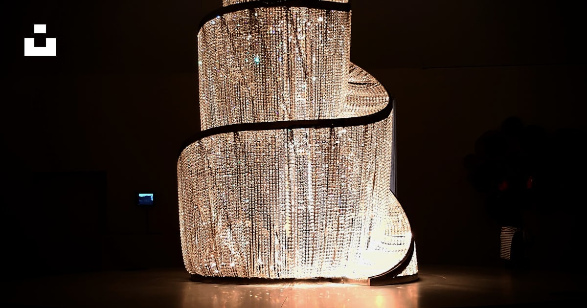 Clear and black spiral lamp turned on photo – Free Louvre abu dhabi ... Clear and black spiral lamp turned on photo – Free Louvre abu dhabi ...