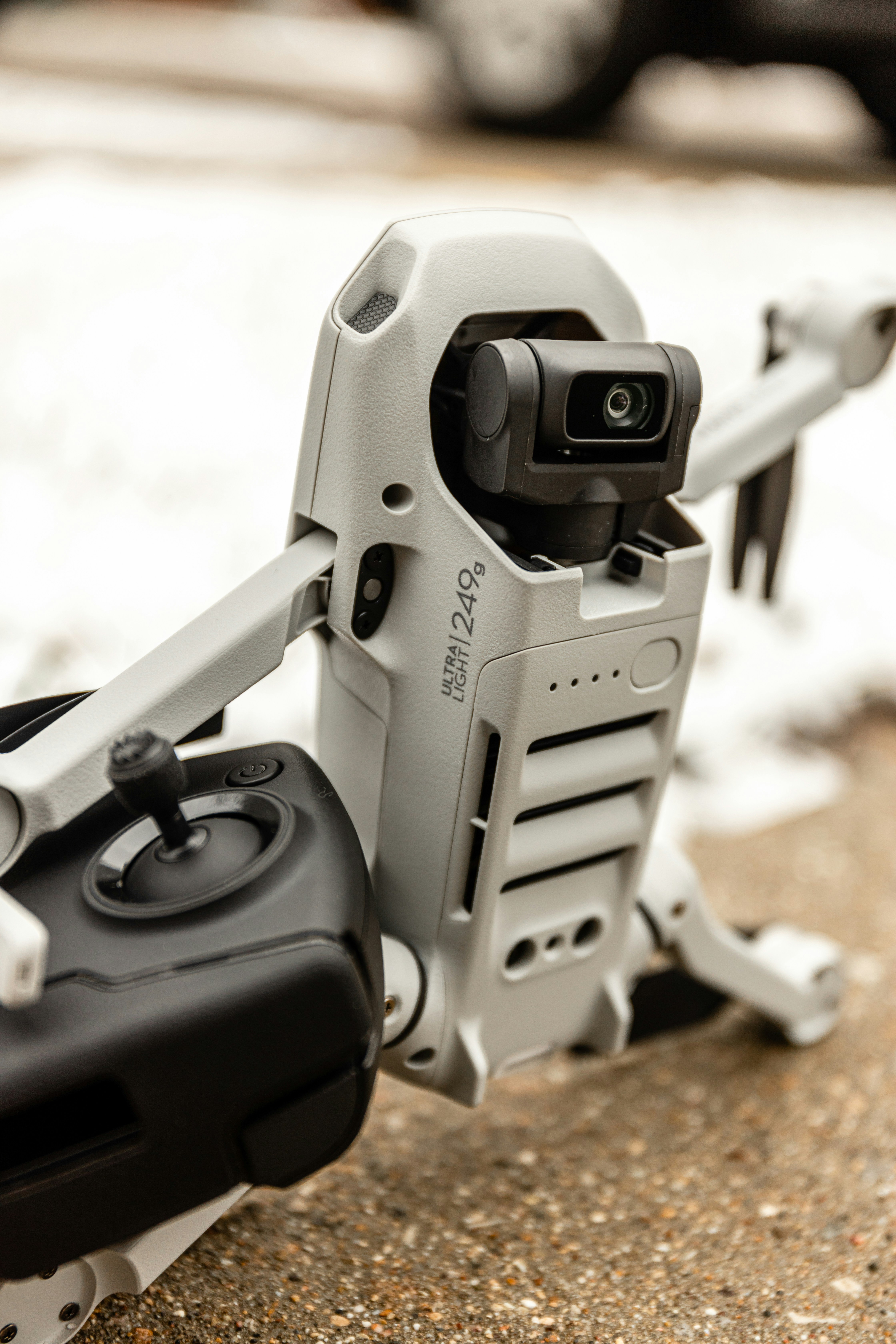 Robot gris et noir photo – Photo Miniature Gratuite sur Unsplash