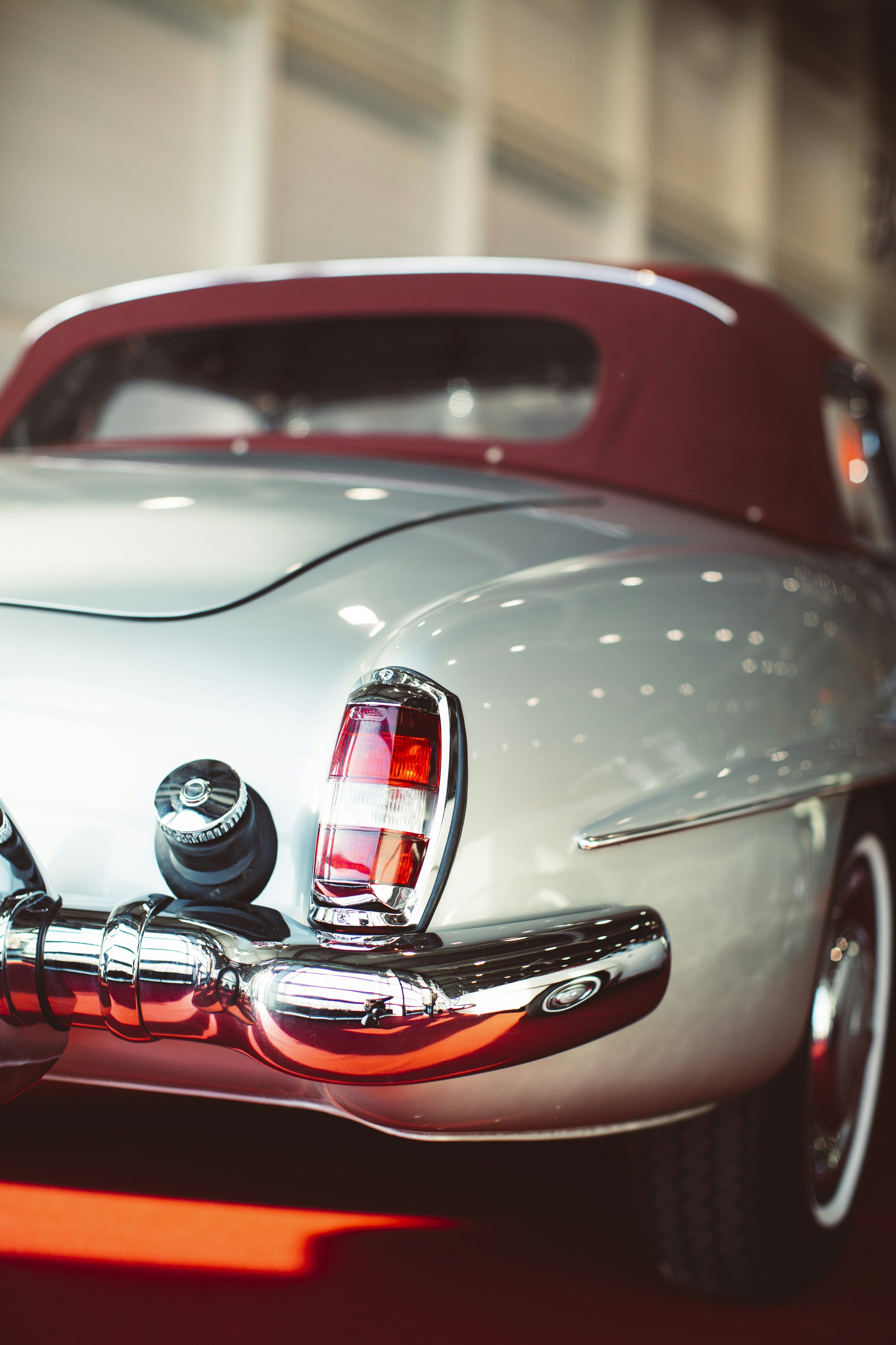 Vehículo blanco y gris foto – Imagen de Coche gratuita en Unsplash