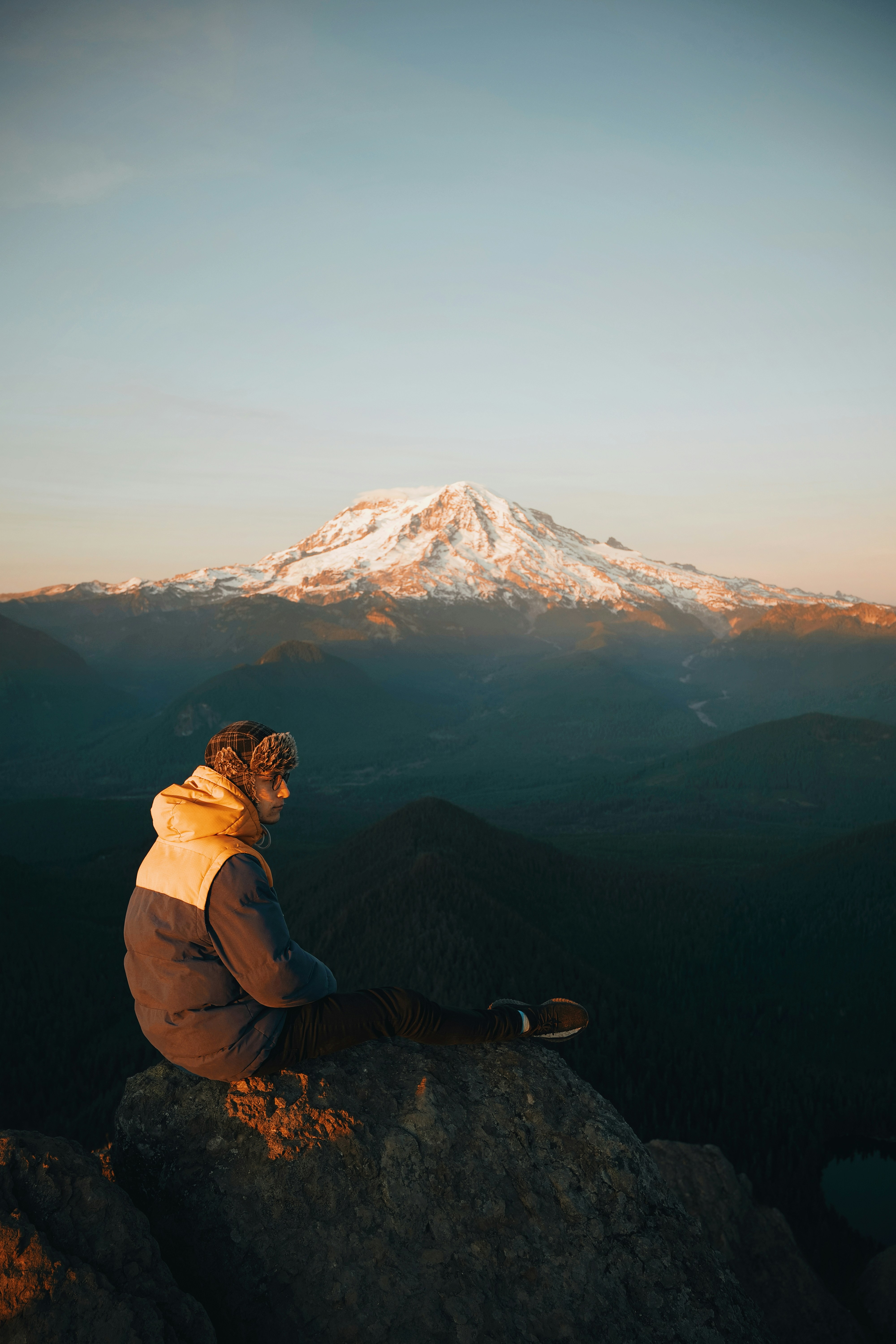 People | 3 best free person, human, grey and photography photos on Unsplash