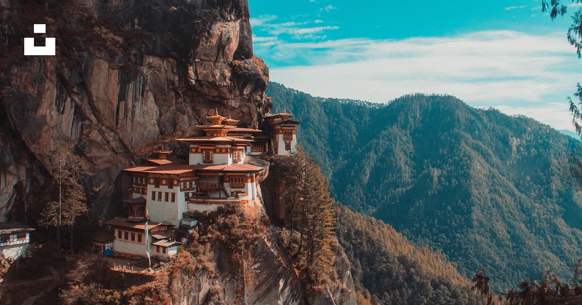 Temple De Paro Taktsang Au Bhoutan Vue Sur La Montagne Sous Le Ciel Temple De Paro Taktsang Au Bhoutan Vue Sur La Montagne Sous Le Ciel