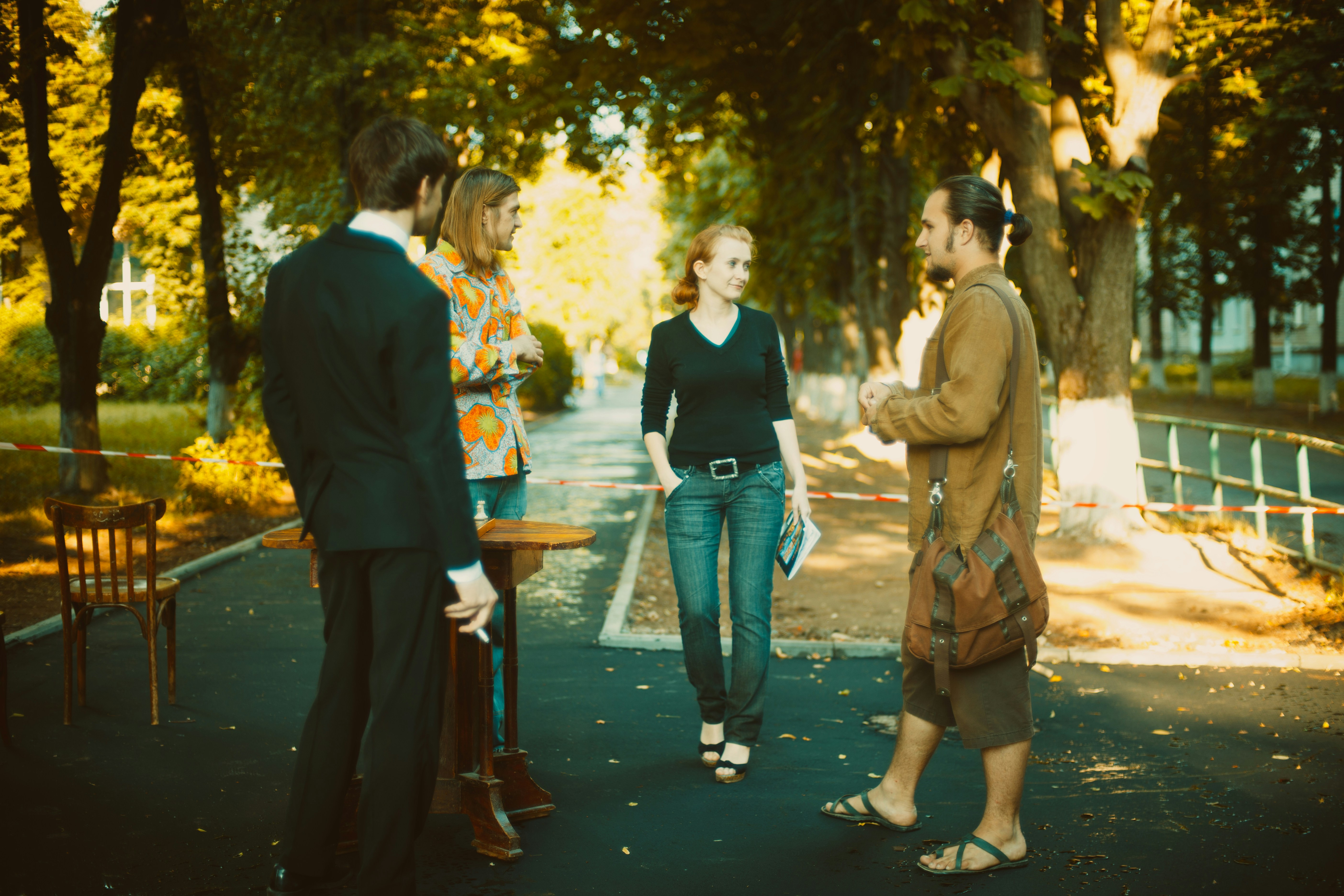 Three People Talking Pictures | Download Free Images on Unsplash