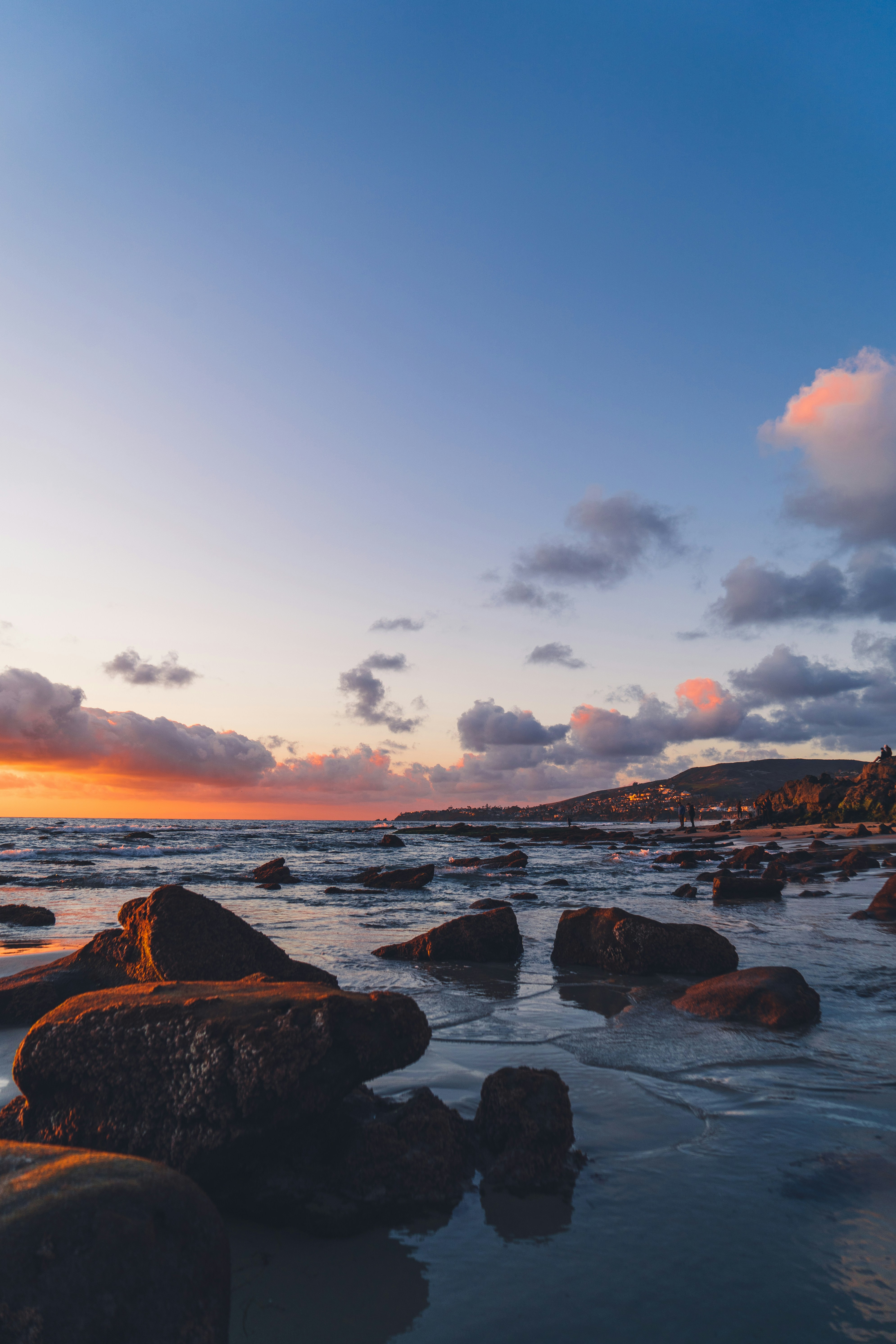 Rock formation on shoreline photo – Free Laguna beach Image on Unsplash