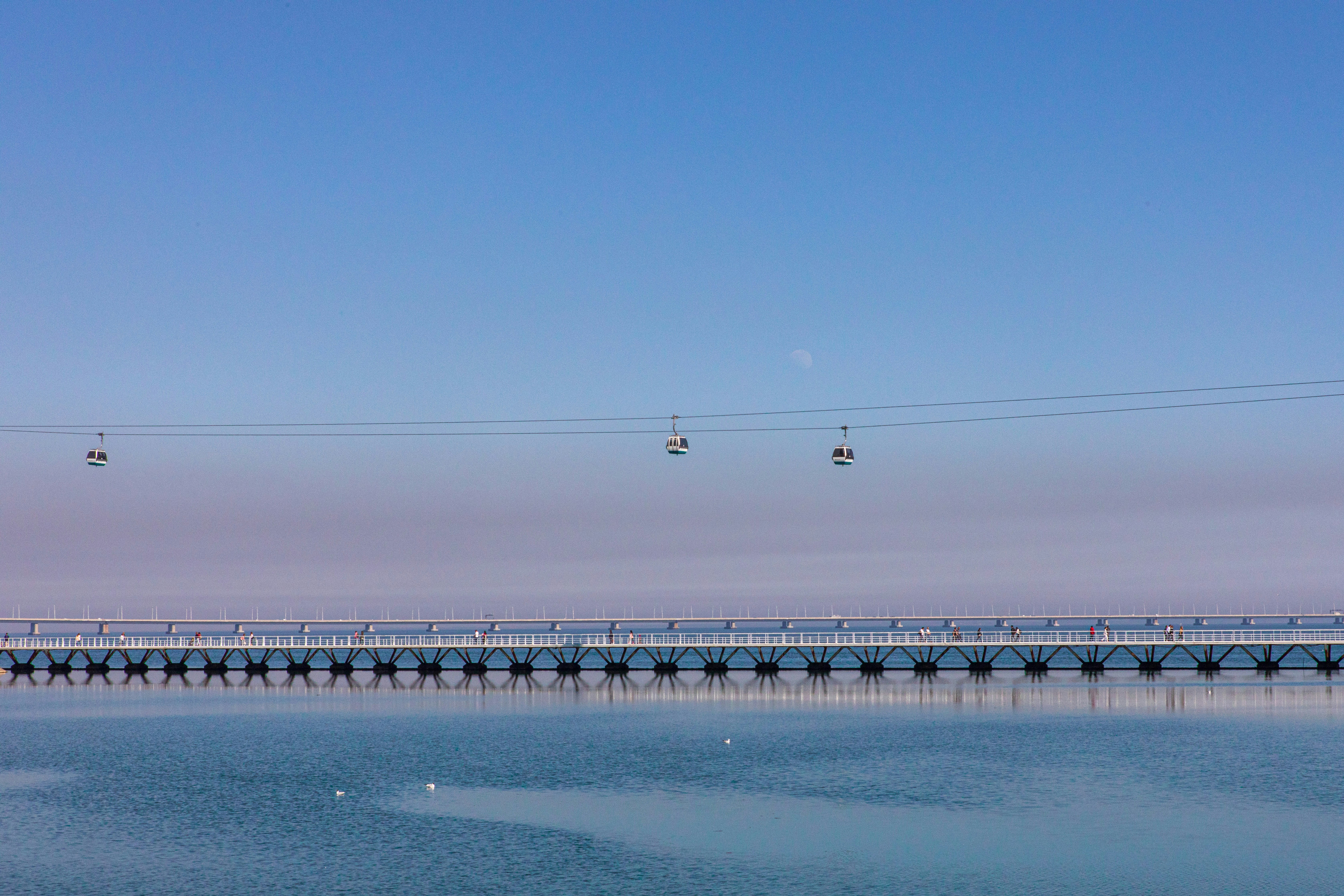 Three black cable rides photo – Free Lisboa Image on Unsplash