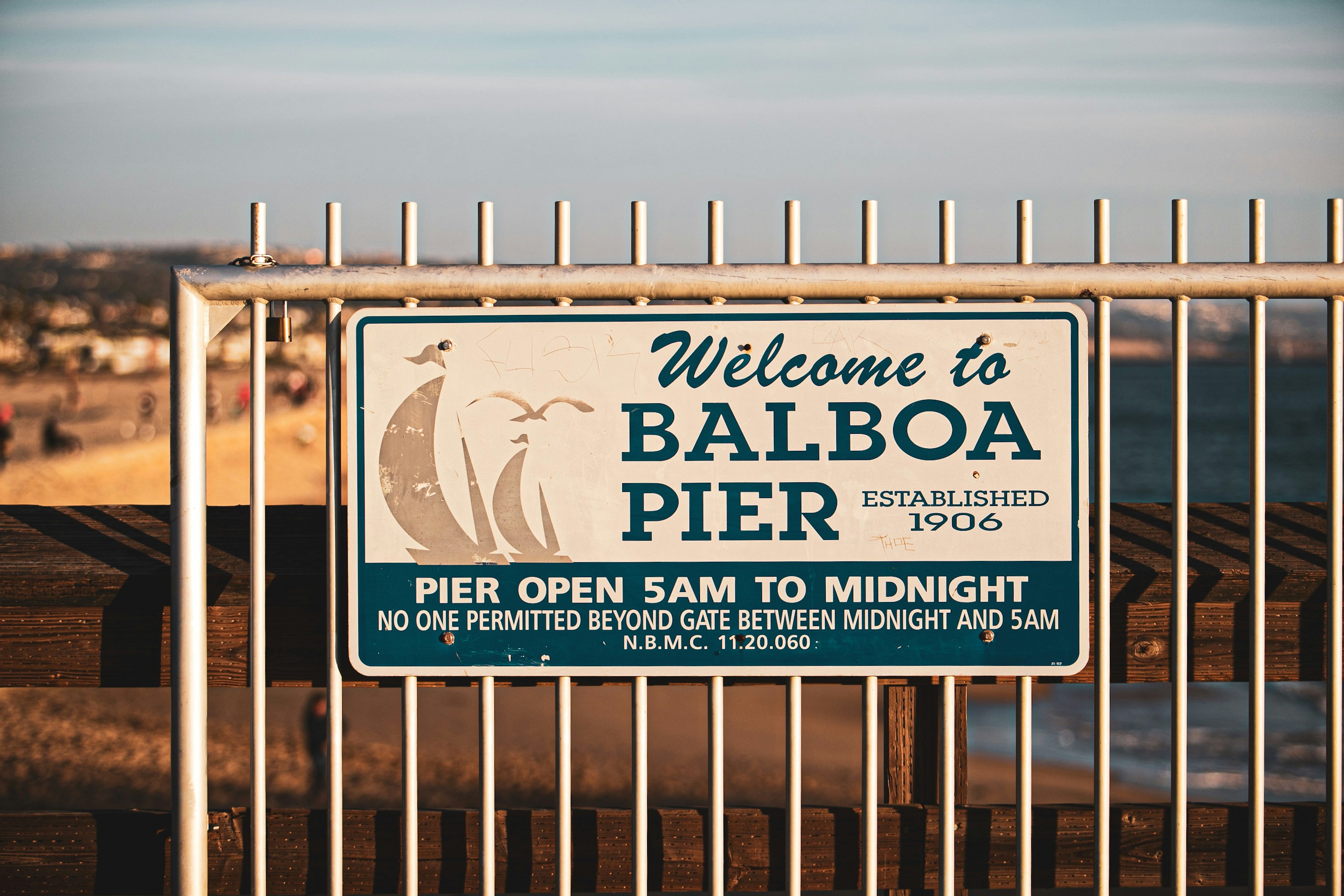 Welcome o Balboa Pier sign photo – Free Text Image on Unsplash