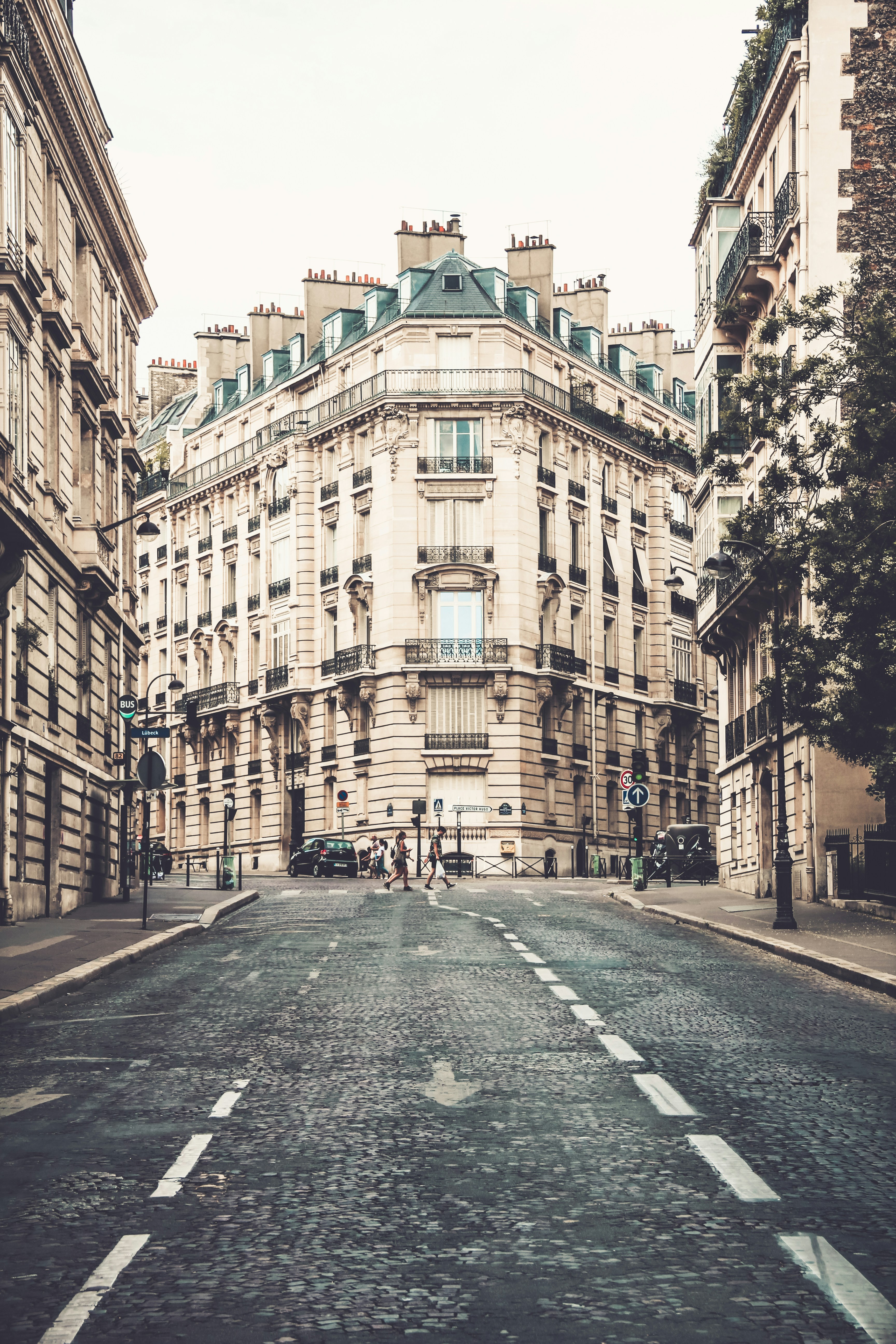 Paris Street Pictures | Download Free Images on Unsplash