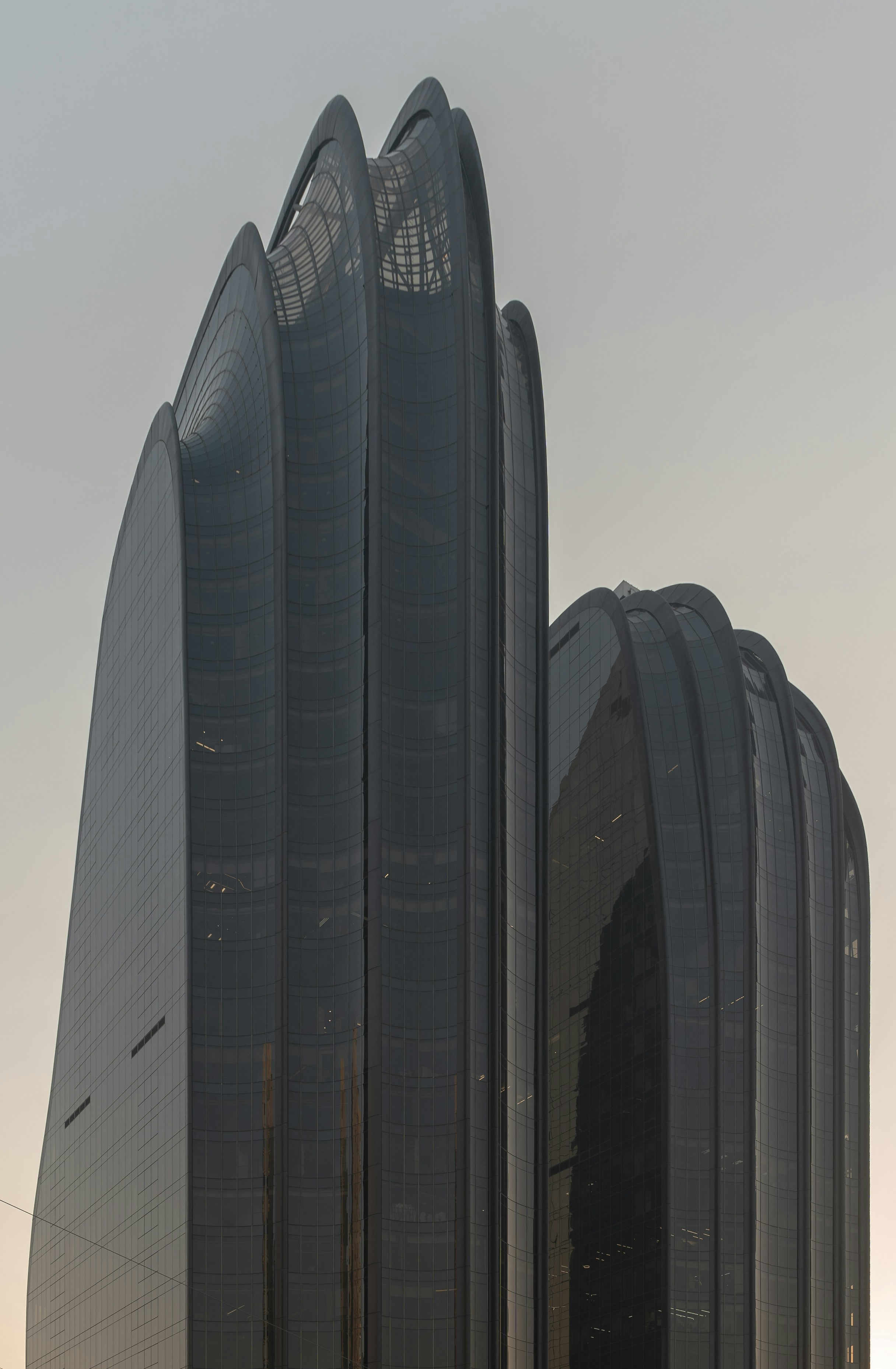 Black high-rise building photo – Free Building Image on Unsplash