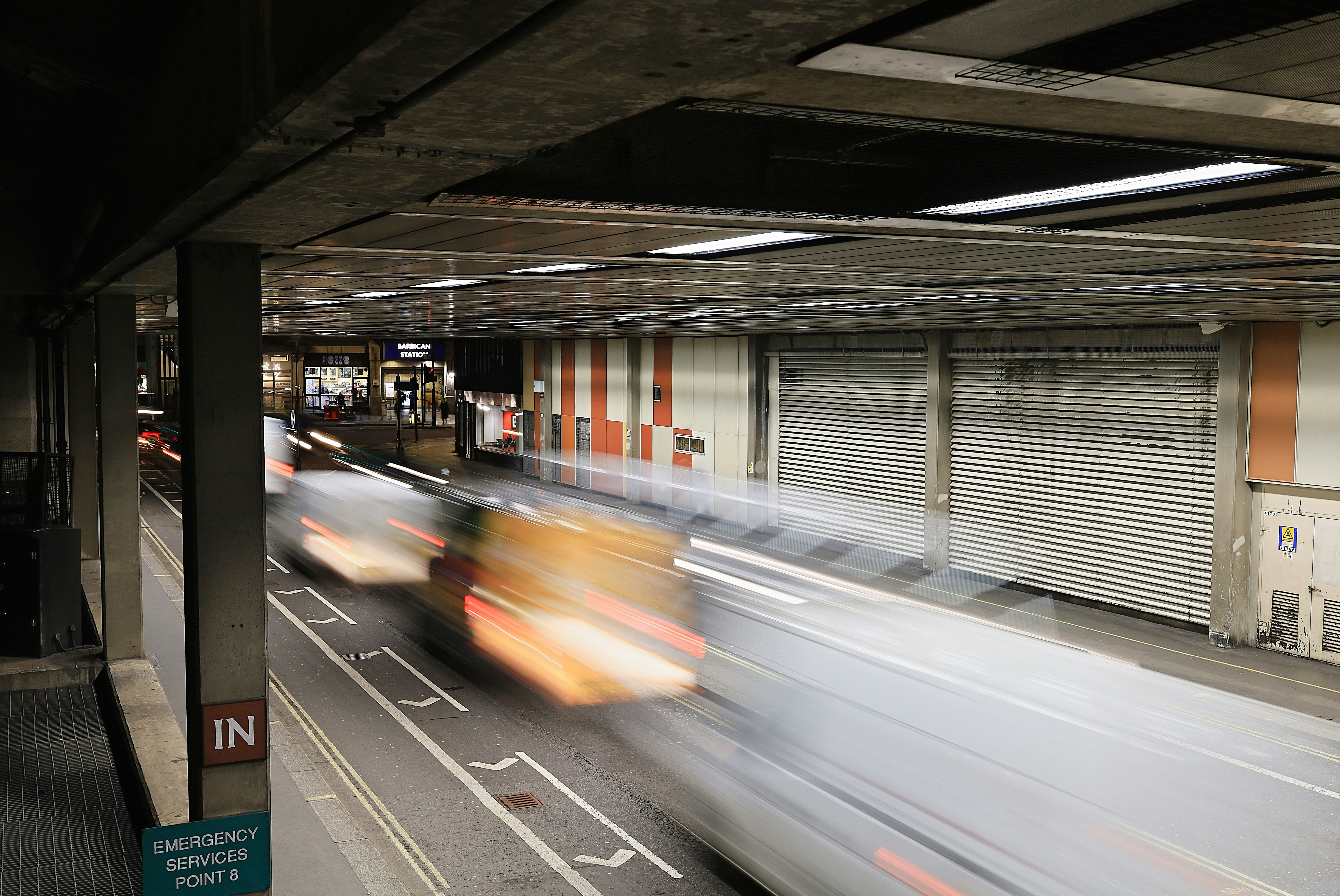 Vehicles crossing underpass photo – Free Asphalt Image on Unsplash