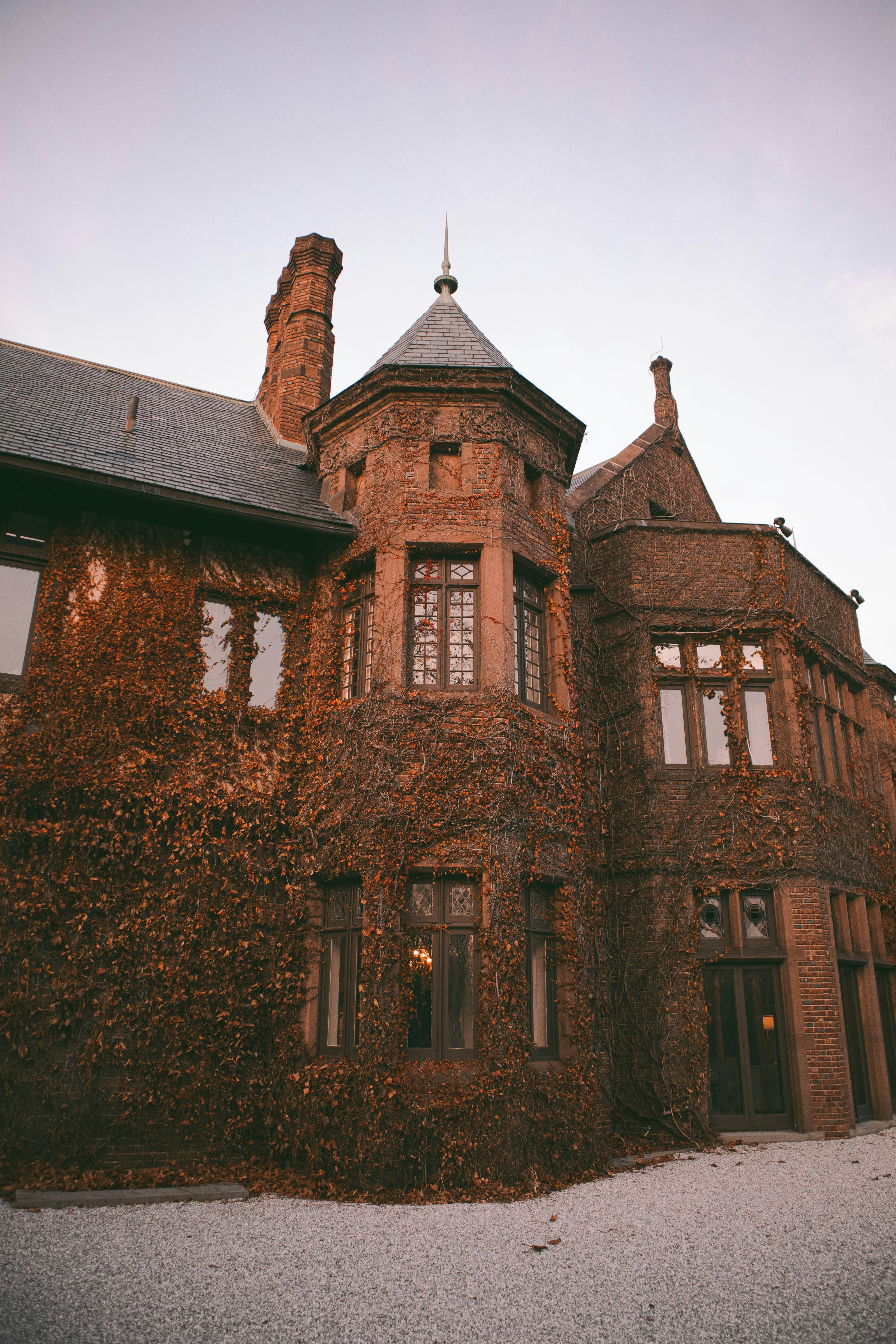 Haunted Castle Pictures | Download Free Images on Unsplash