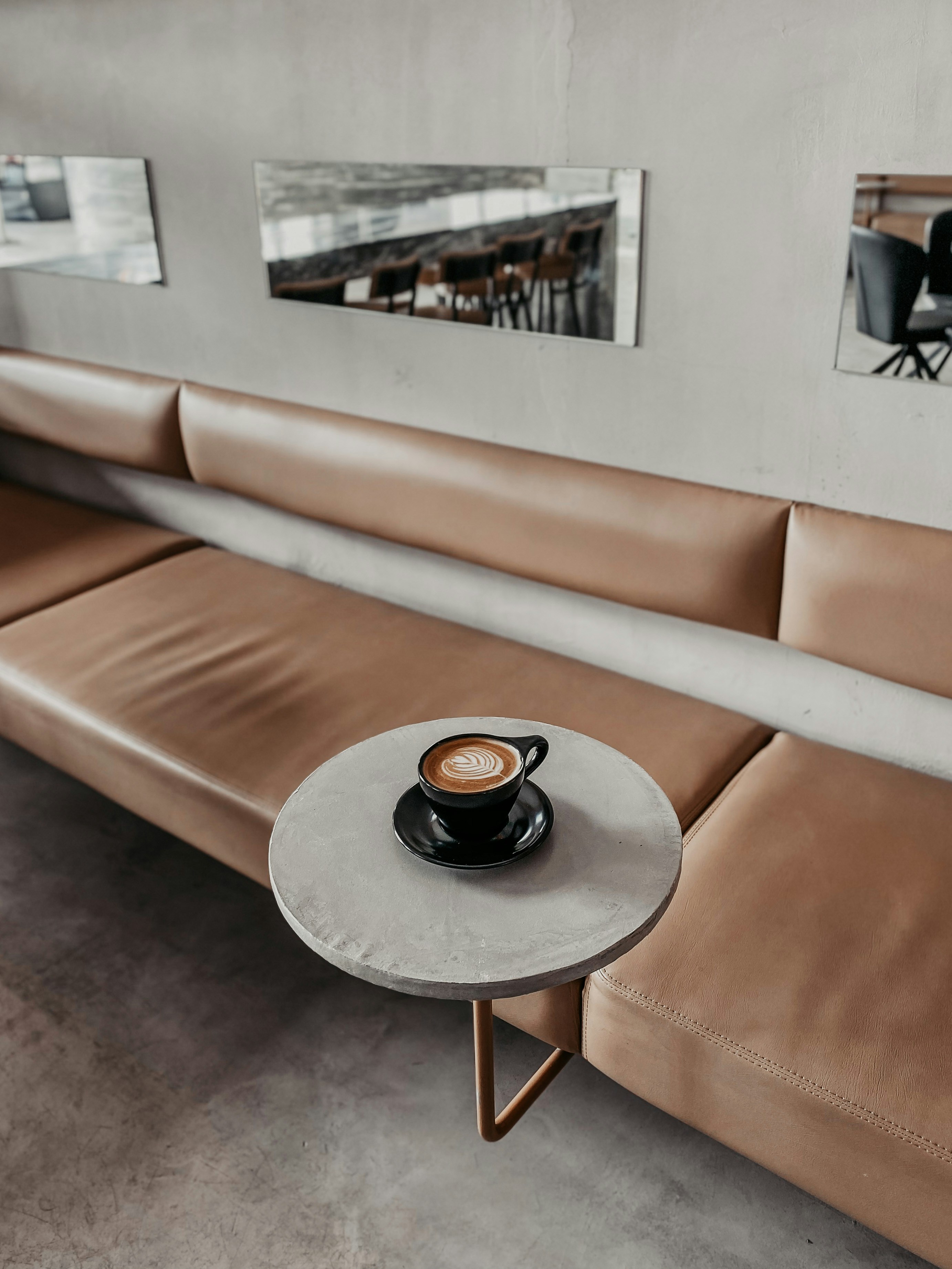 Small Table Pictures | Download Free Images on Unsplash