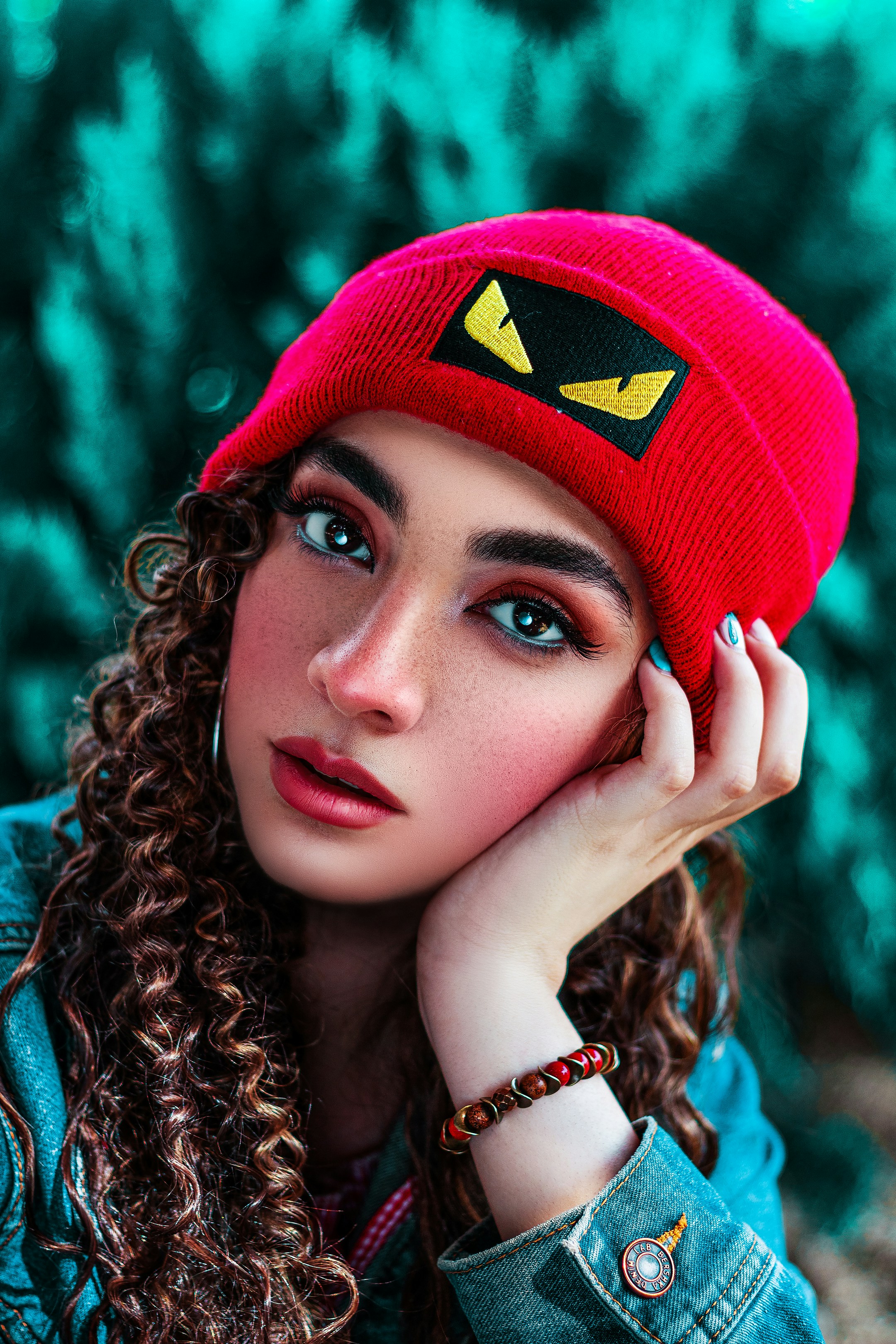 Woman in blue and red knit cap photo – Free Woman Image on Unsplash