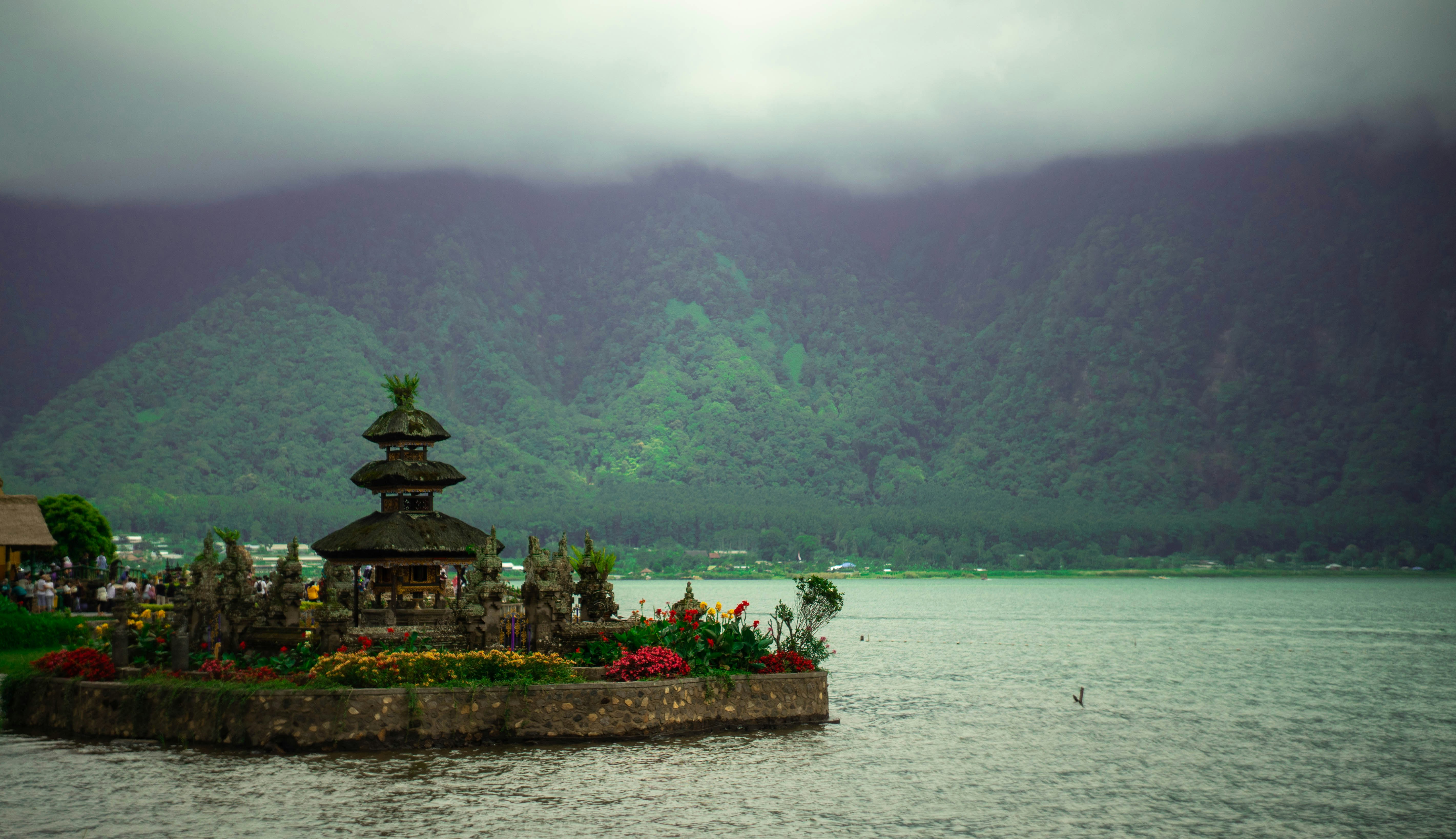 Verdant Pagoda Island: Quiet Temple Rising from the Lake