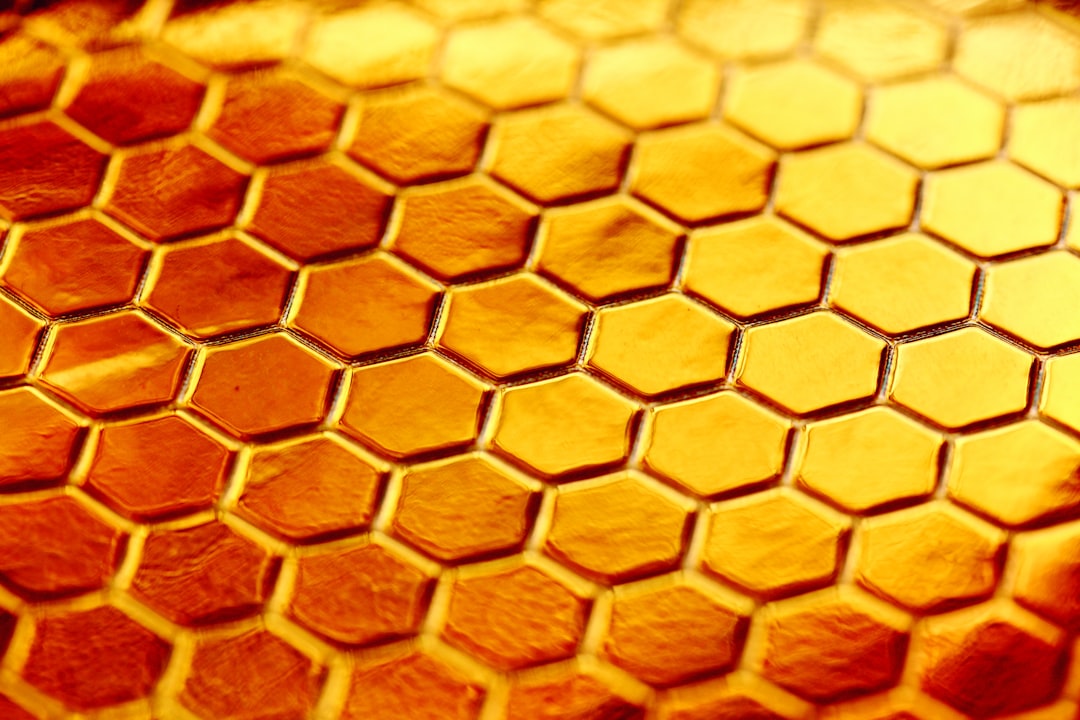 Hive vs. Pig - What's the Difference? | This vs. That Hive vs. Pig - What's the Difference? | This vs. That