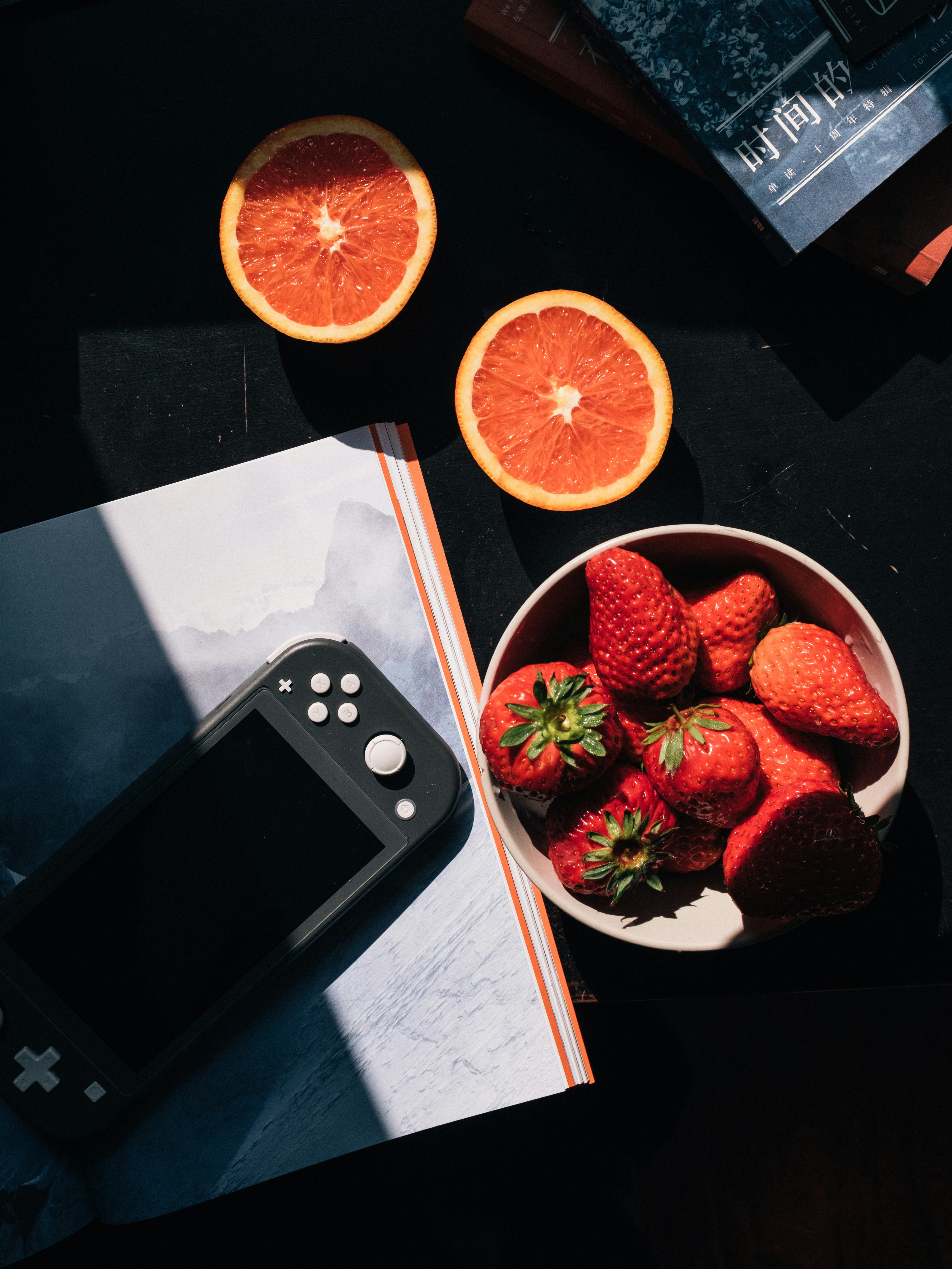 Citrus and Circuitry: A Sunlit Desk Study