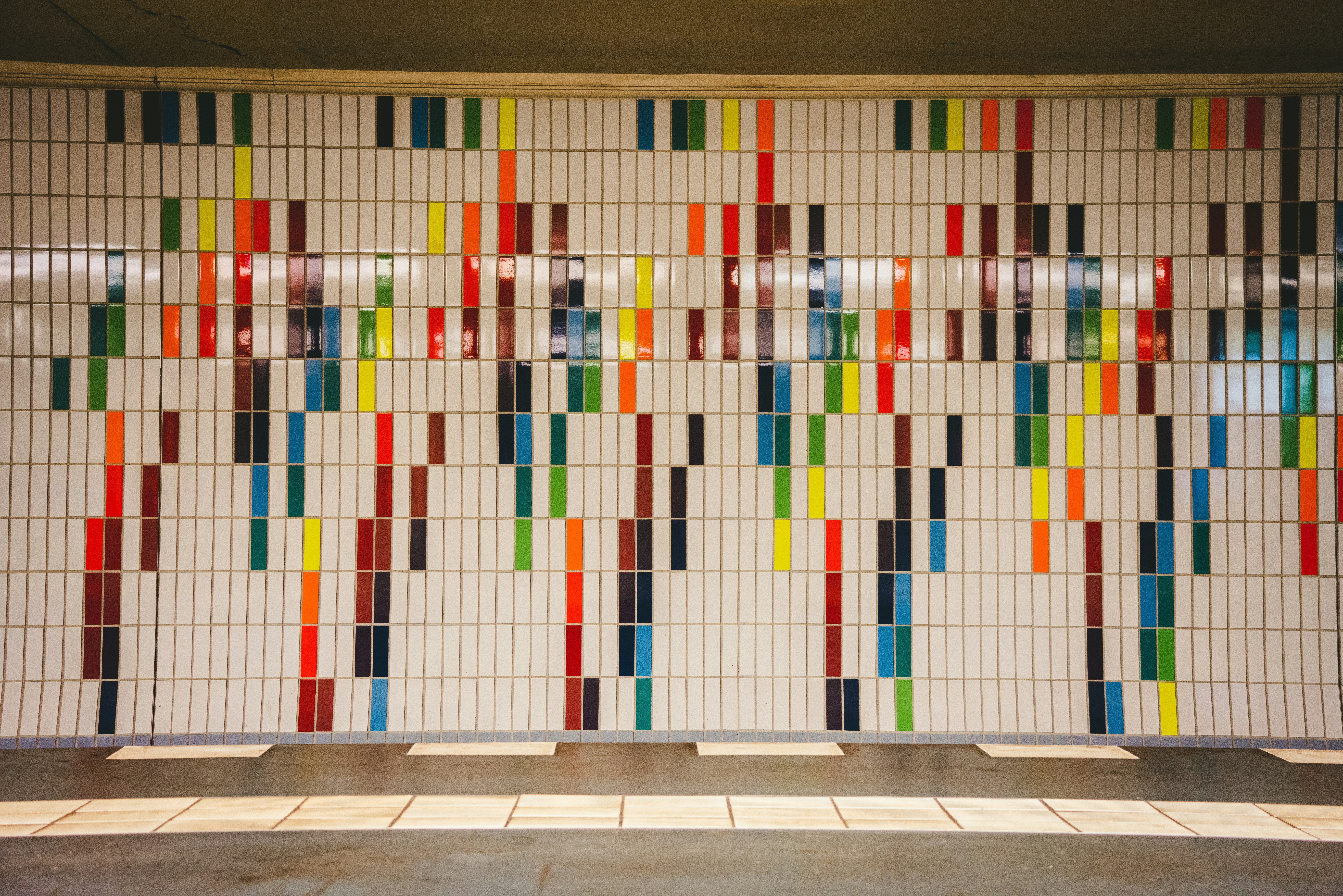 White blue red multi color concrete building photo – Free Shop Image on ...