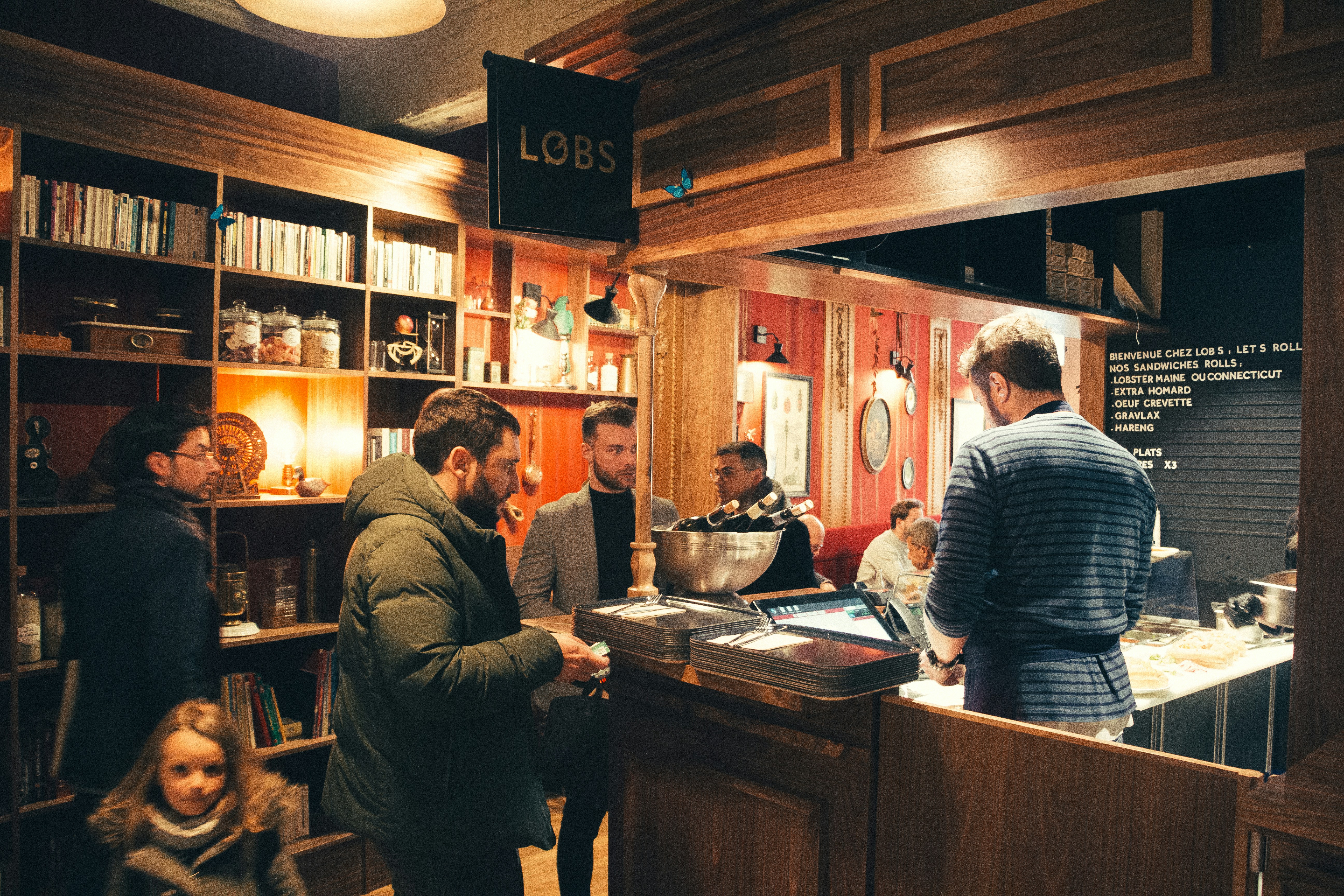 Culinary Conversations in a Cozy Lyon Eatery