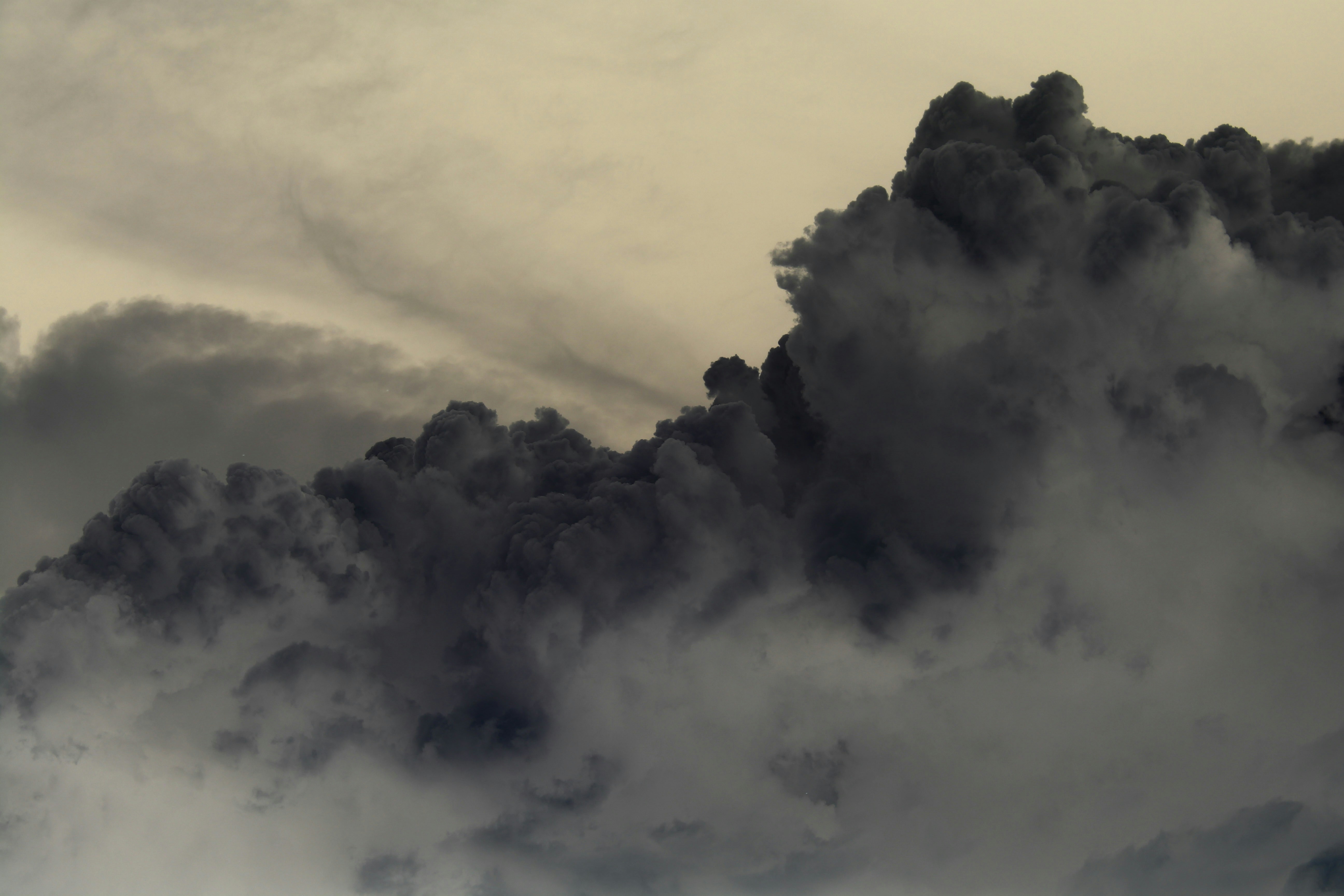 1000+ Smoke Cloud Pictures | Download Free Images on Unsplash