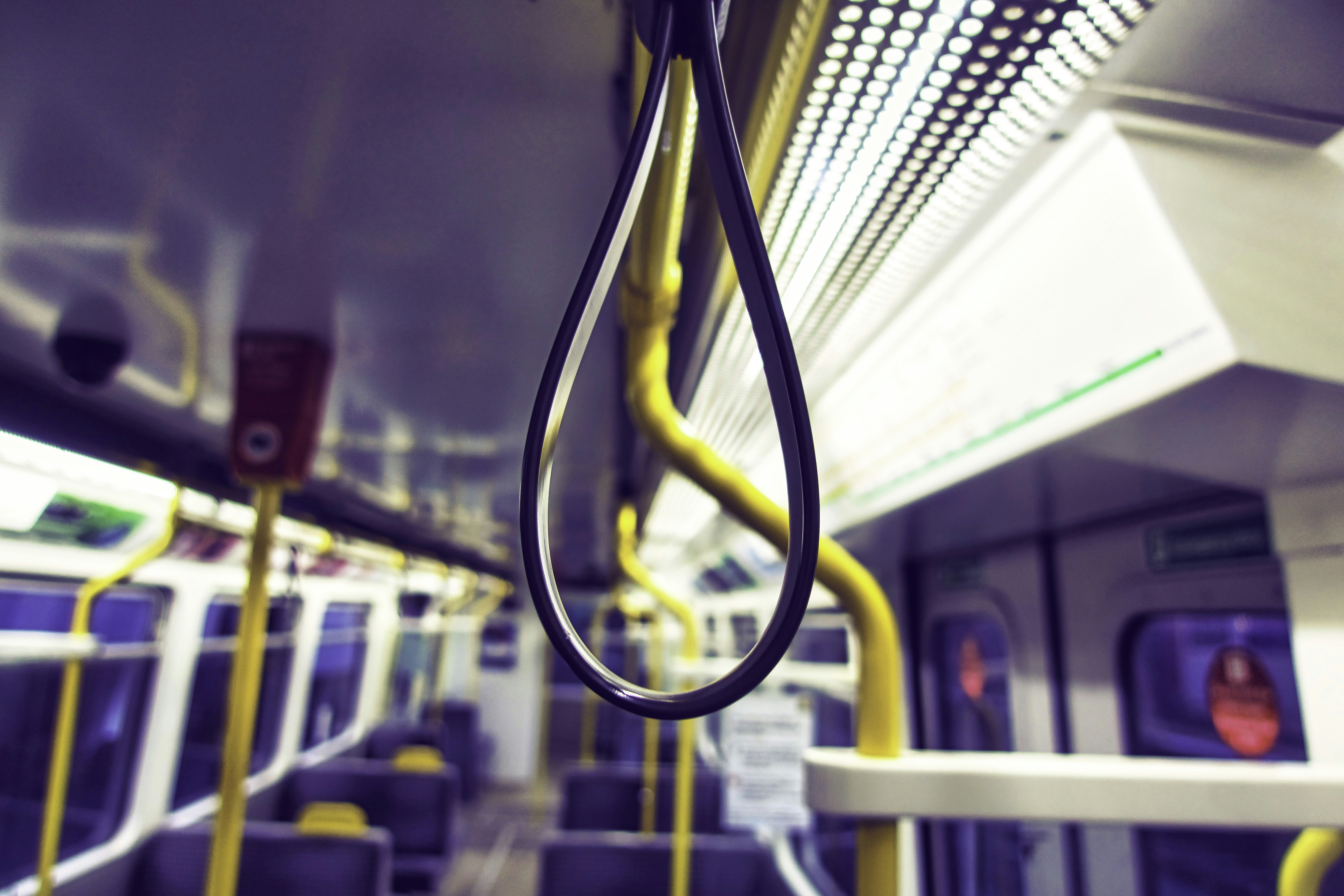 Hanging Loop of Attention in a Quiet Subway Car