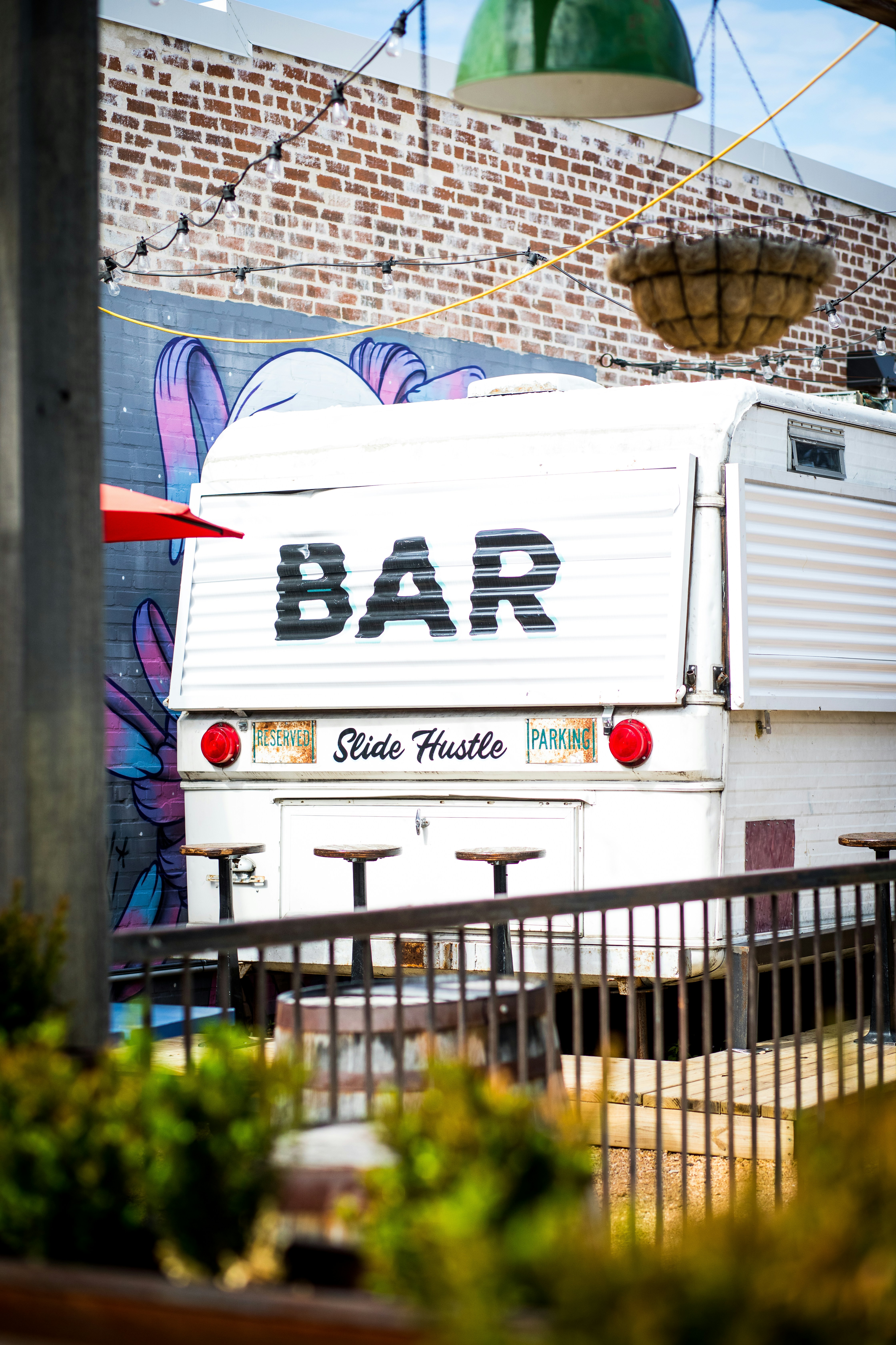 White and black UNK UNK UNK building photo – Free Usa Image on Unsplash