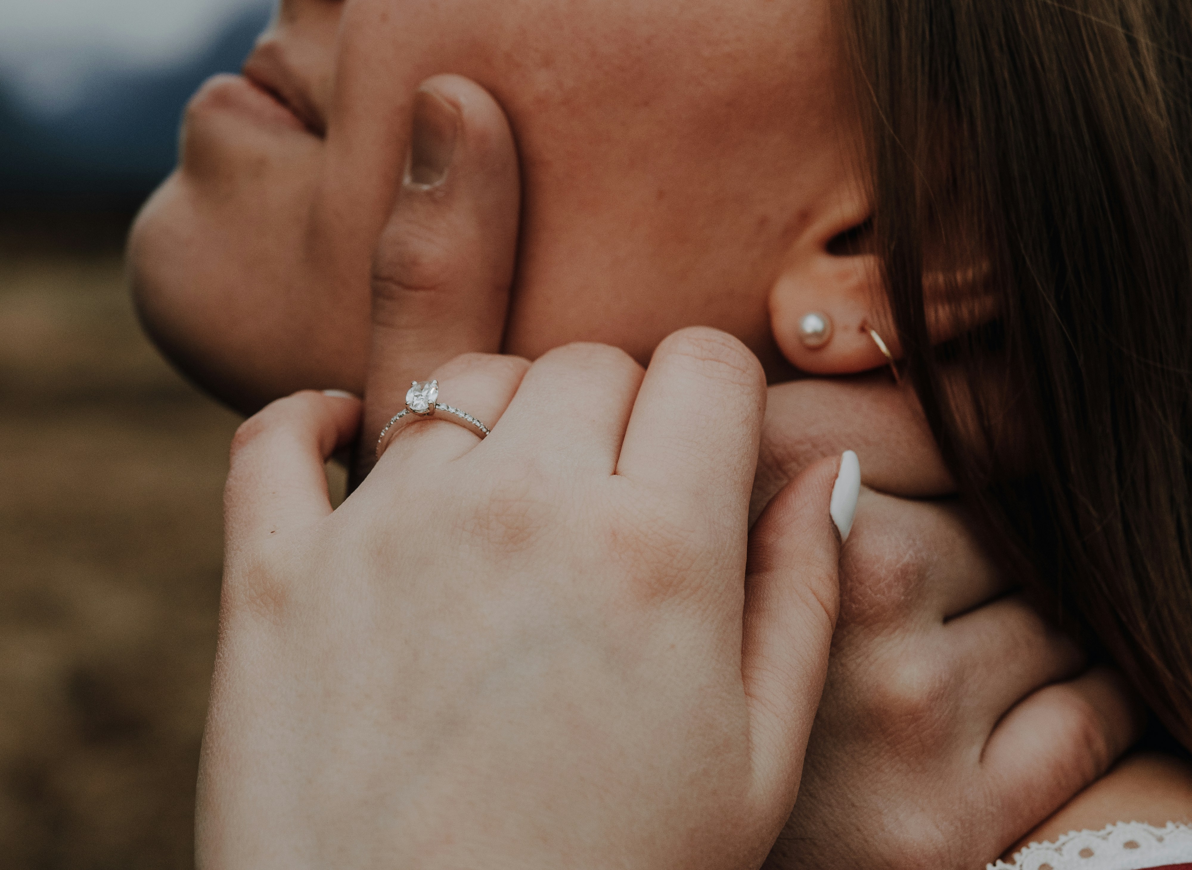 Woman wearing silver diamond ring photo – Free Human Image on Unsplash