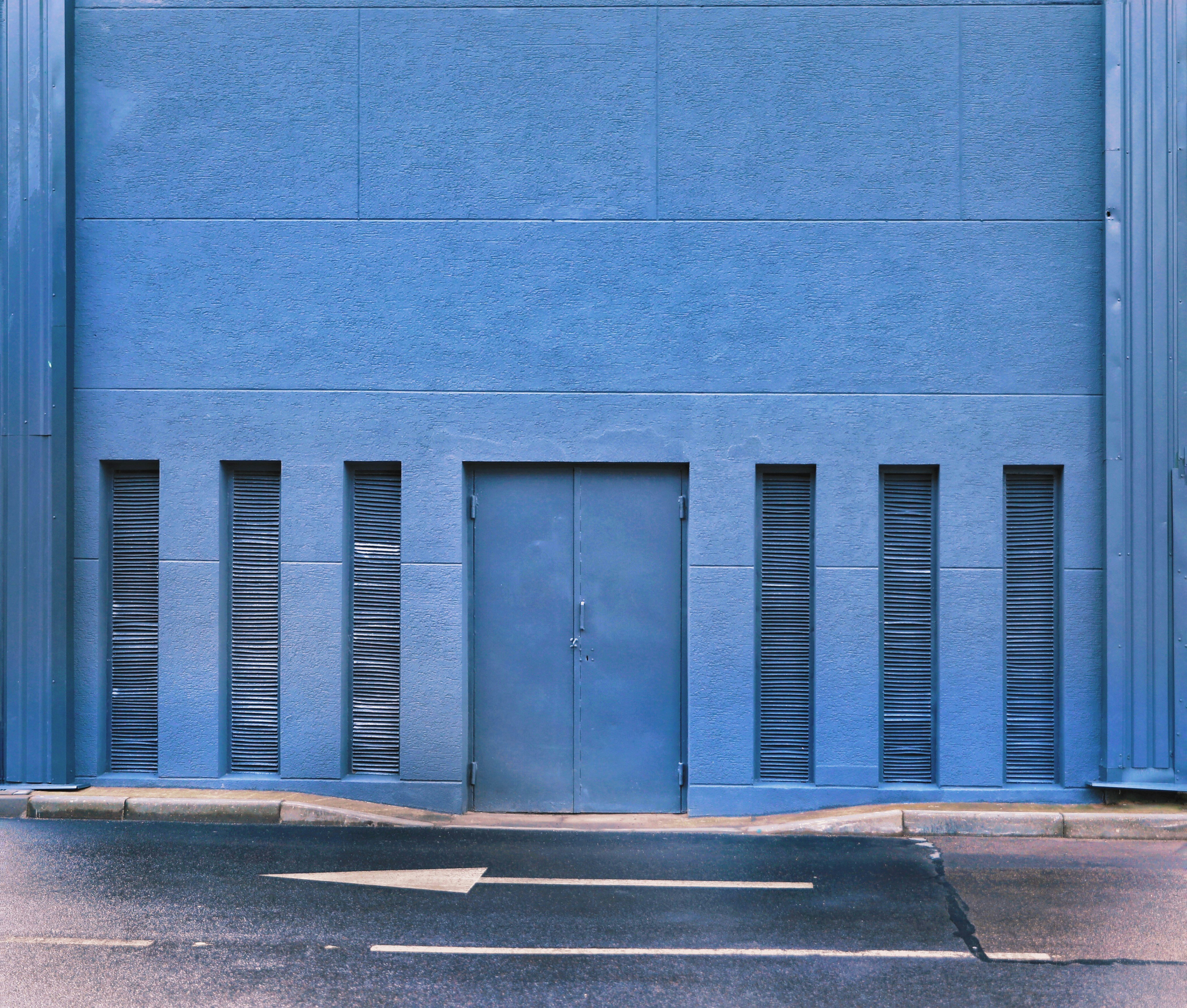 Blue concrete building during daytime photo – Free Blue Image on Unsplash
