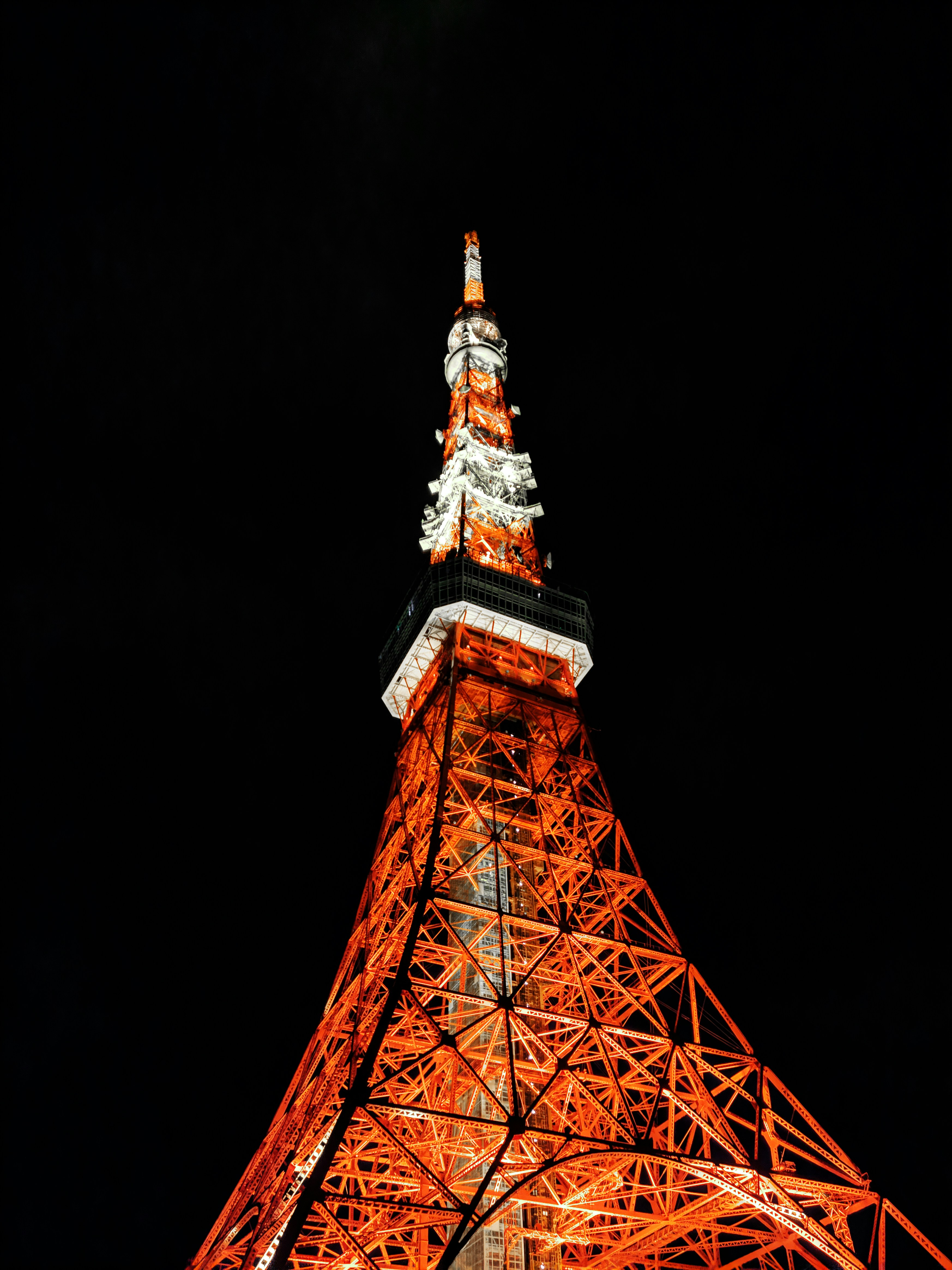 Foto Torre Eiffel con luces durante la noche – Imagen Japón gratis en ...