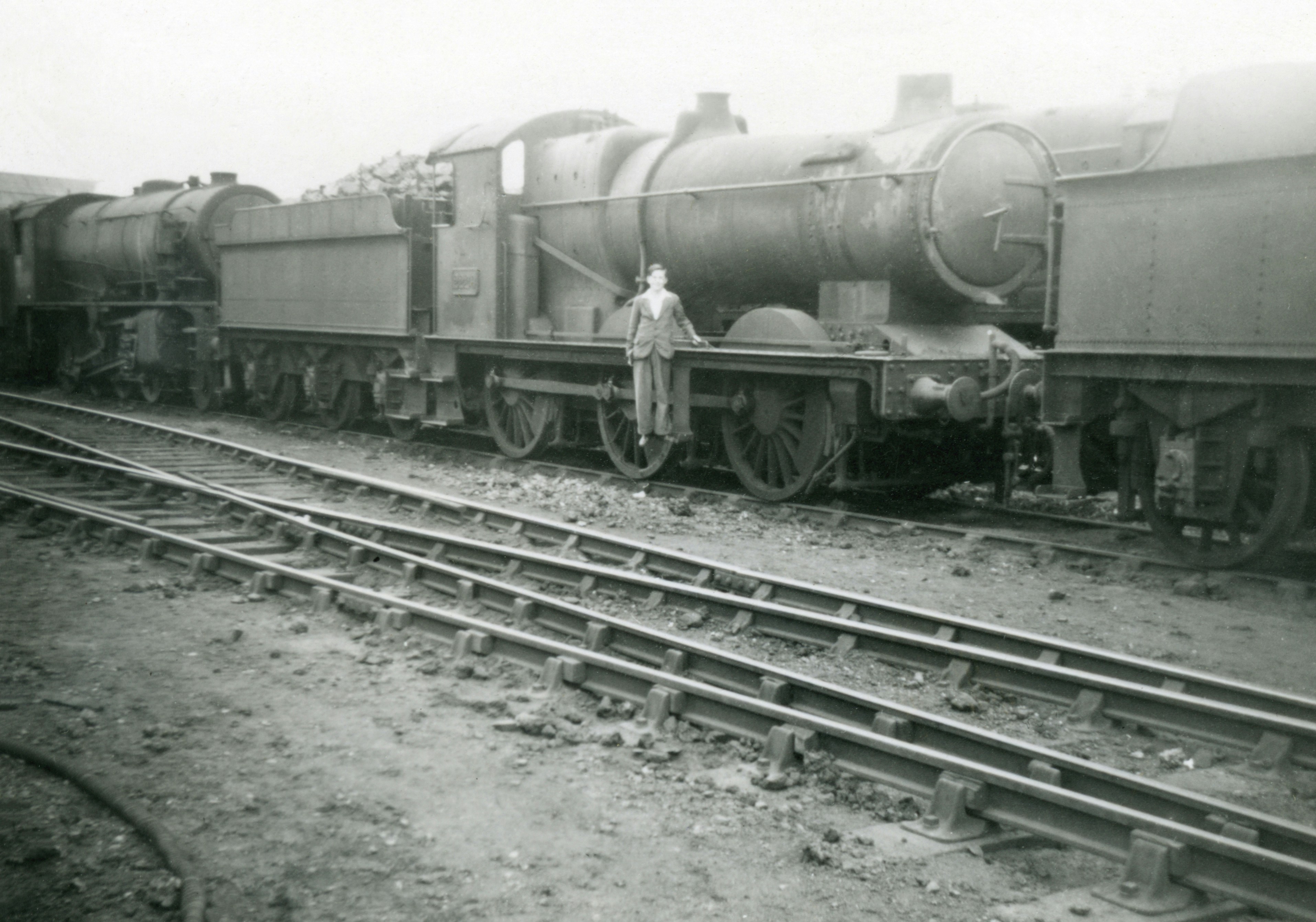 Grayscale photo of train on rail tracks photo – Free Grey Image on Unsplash