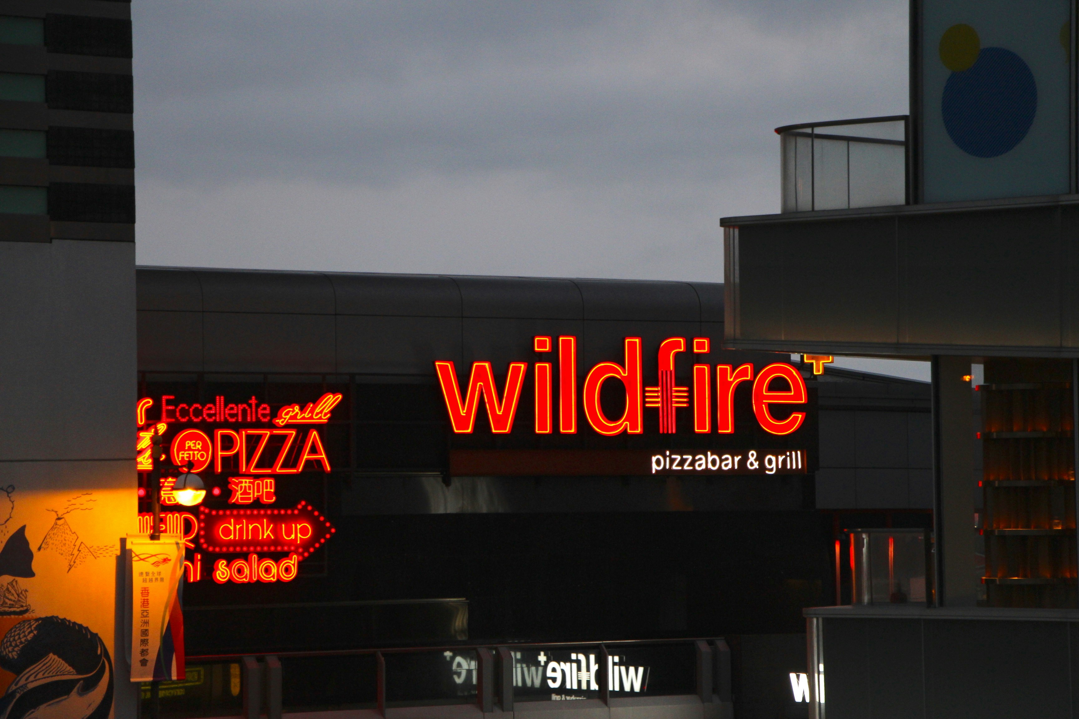 Café UNK pendant la nuit photo – Photo Hong Kong Gratuite sur Unsplash