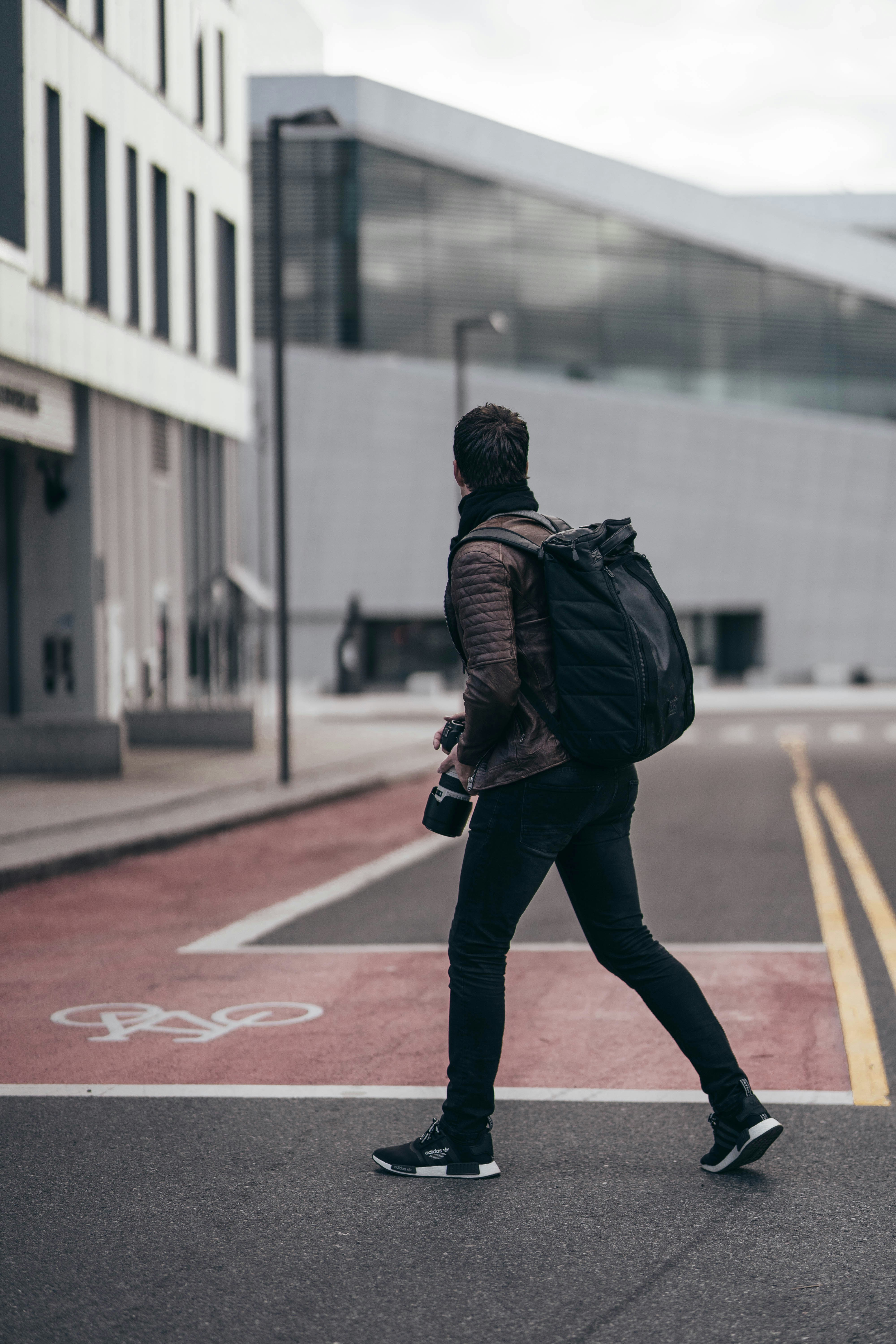 Model Walking Pictures | Download Free Images on Unsplash