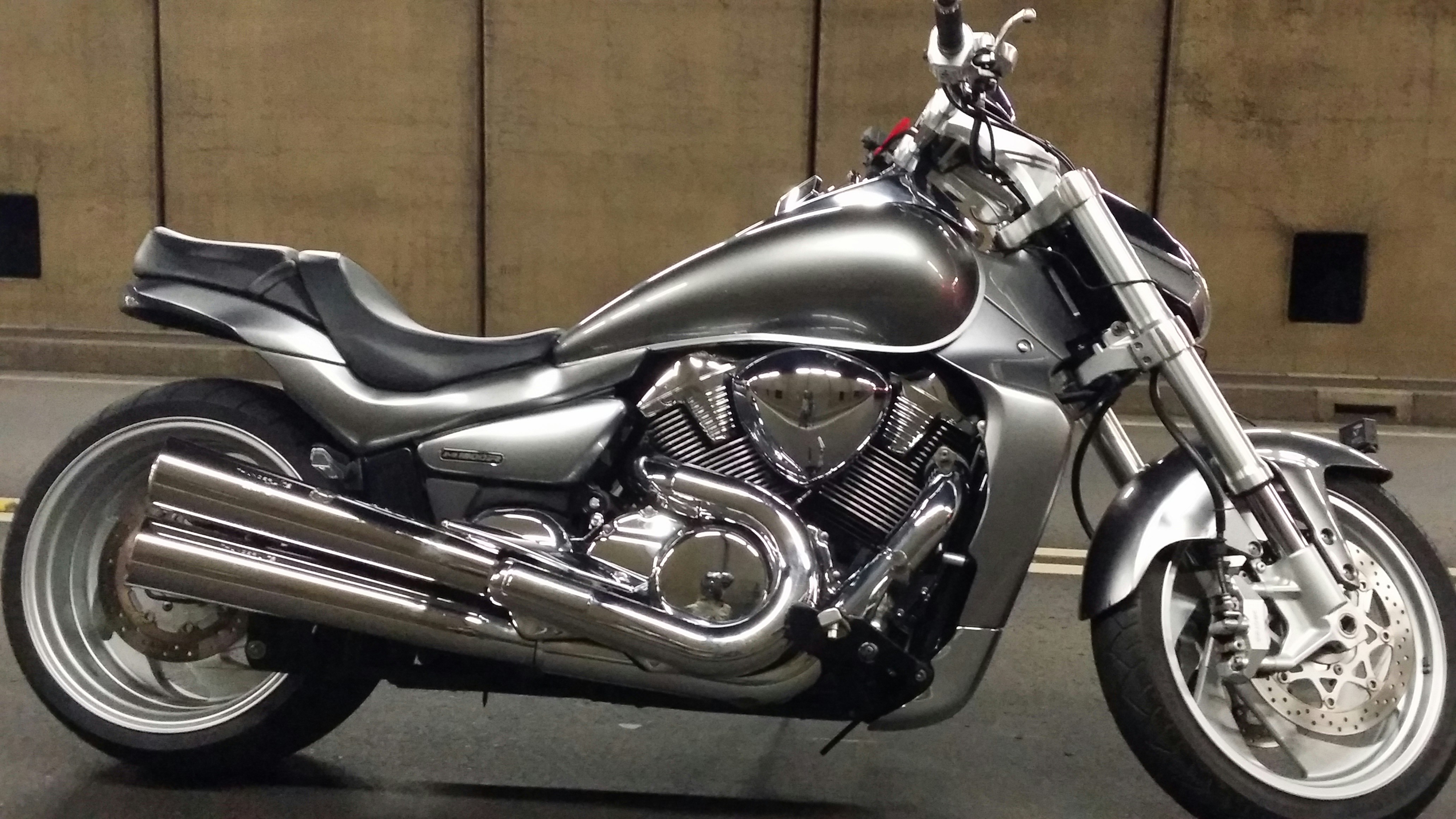 Black and silver cruiser motorcycle photo – Free Grey Image on Unsplash