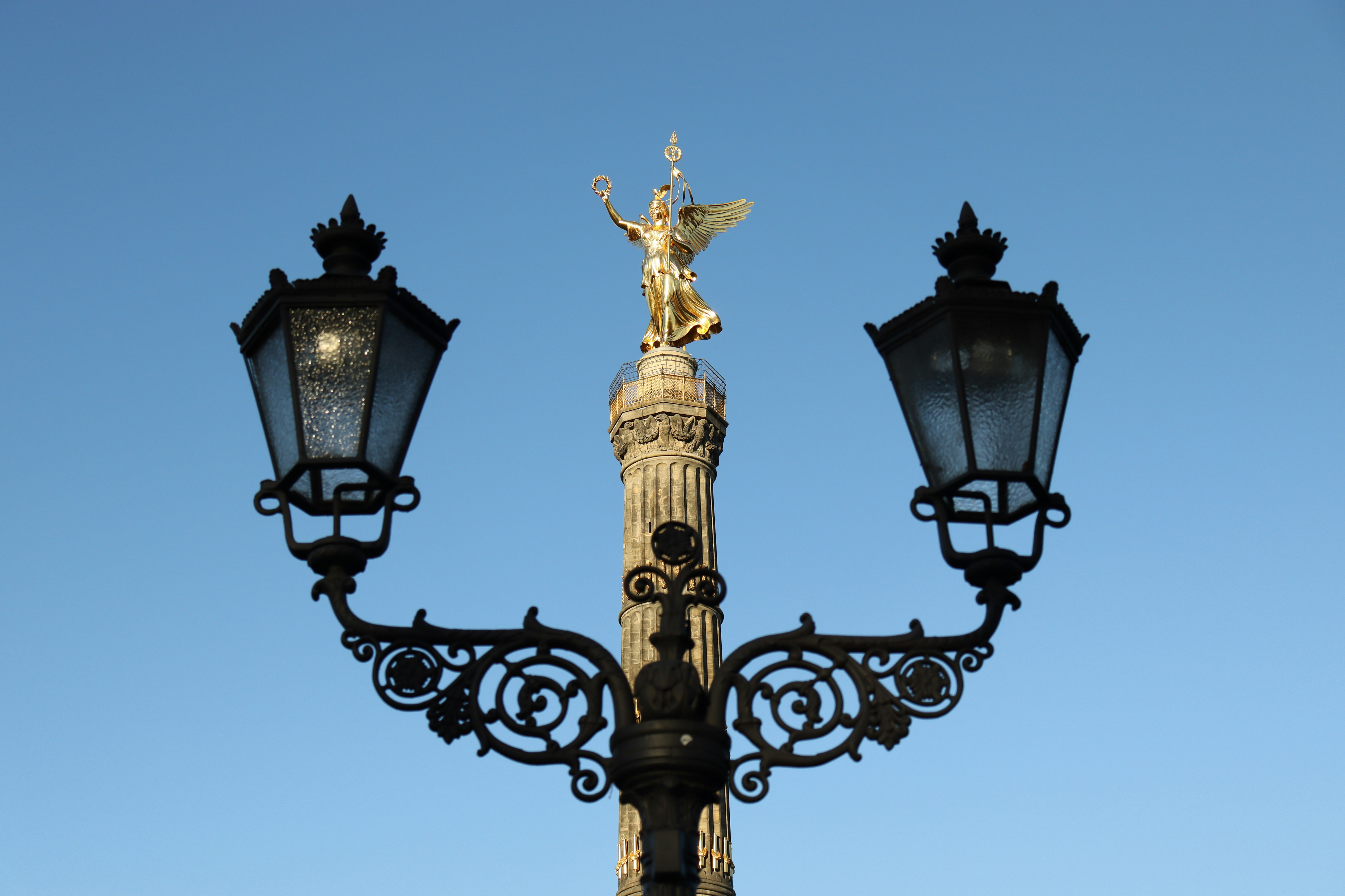 Black metal framed lamp post photo – Free Berlin Image on Unsplash