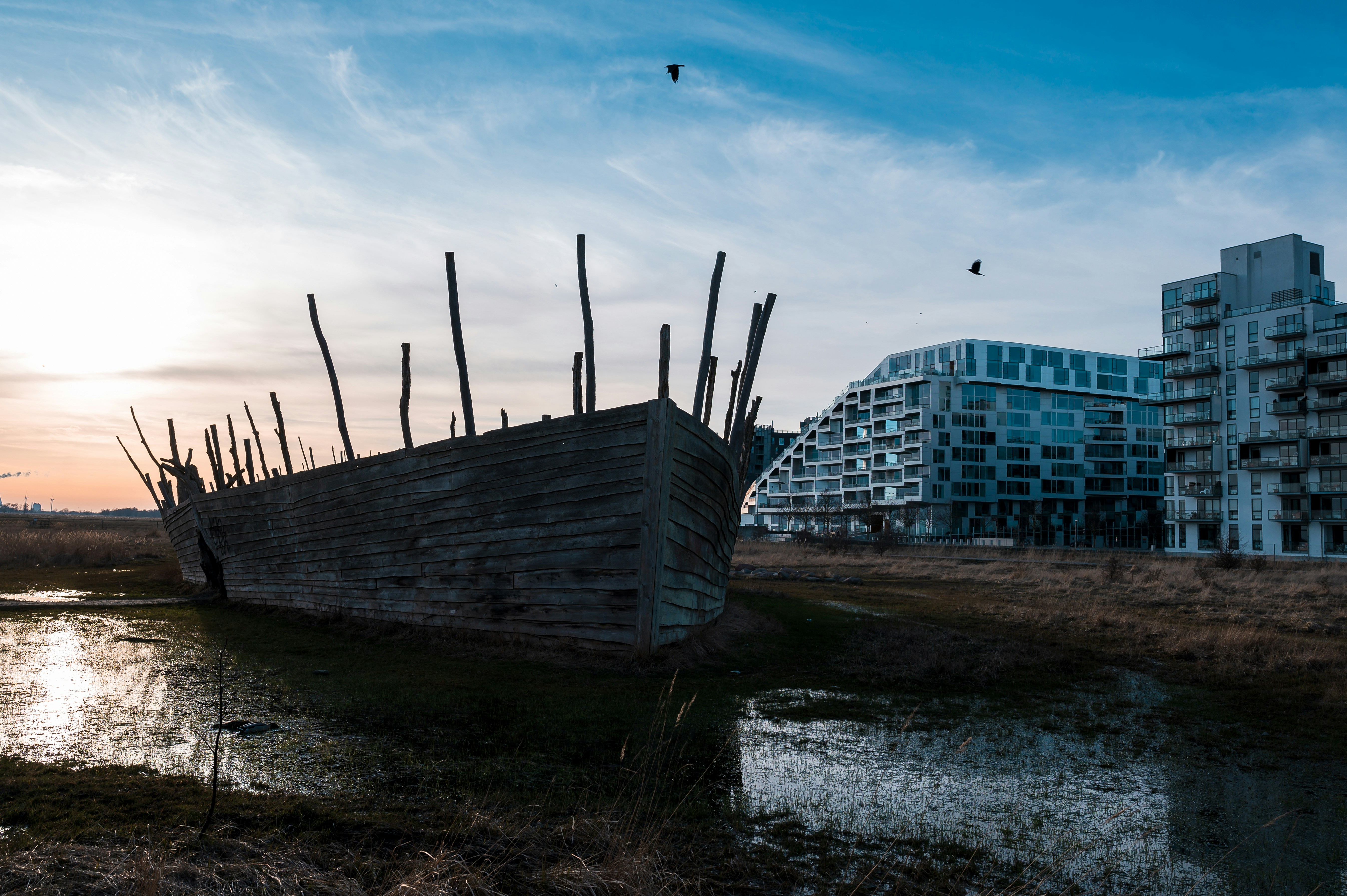 The Amager Ark was erected in the early 2000s on Kalvebod Fælled on the island of Amager – on which lies the easternmost part of Copenhagen. It's part of the nature playground Himmelhøj just next to the Vestamager metro stop. One of it's neighbours is the 8tallet apartment building built by Bjarke Ingels Group around 2010.