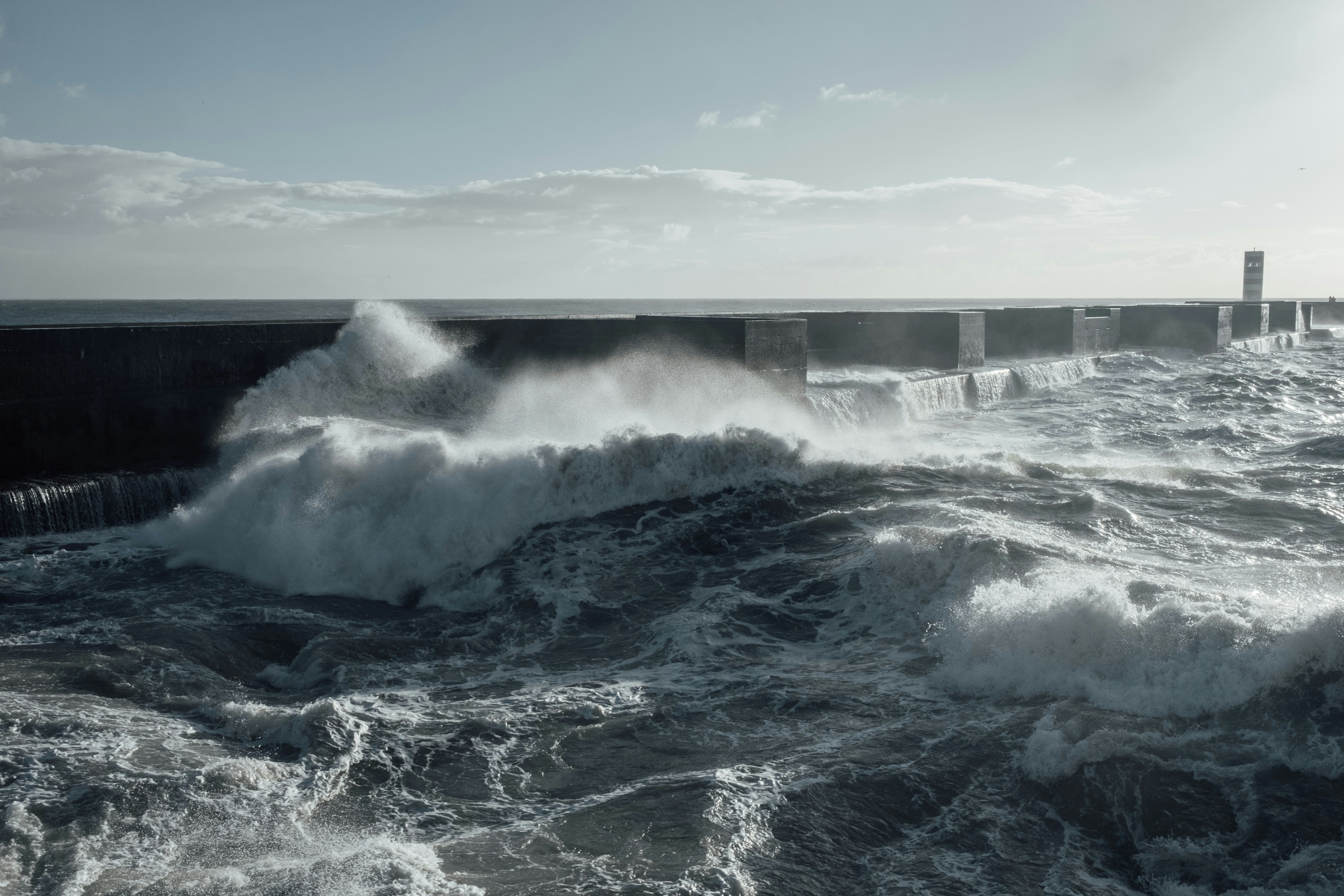 Crest and Jetty: Concrete Barrier Meets a Breaker’s Roar