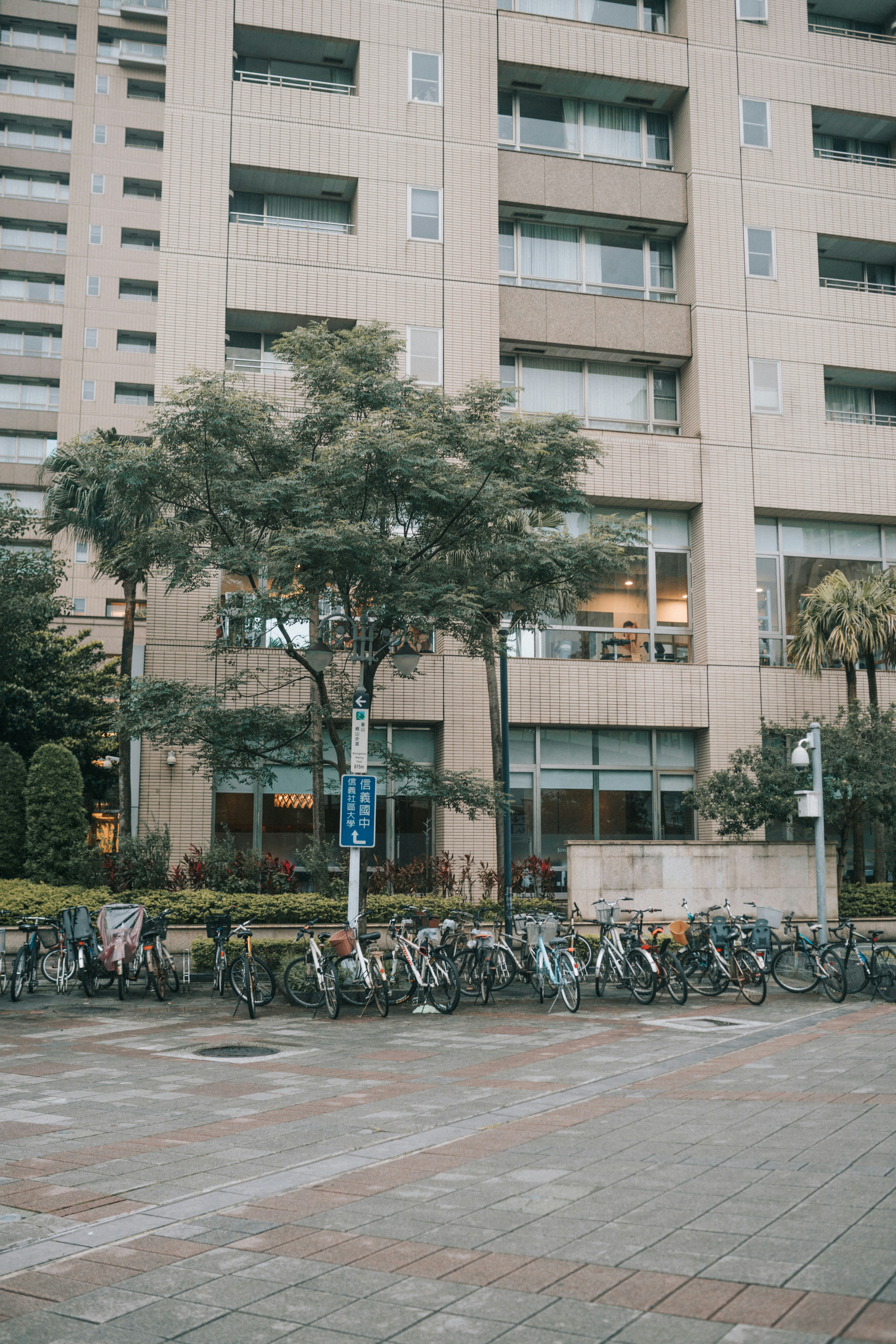 People walking on sidewalk near building during daytime photo – Free ...