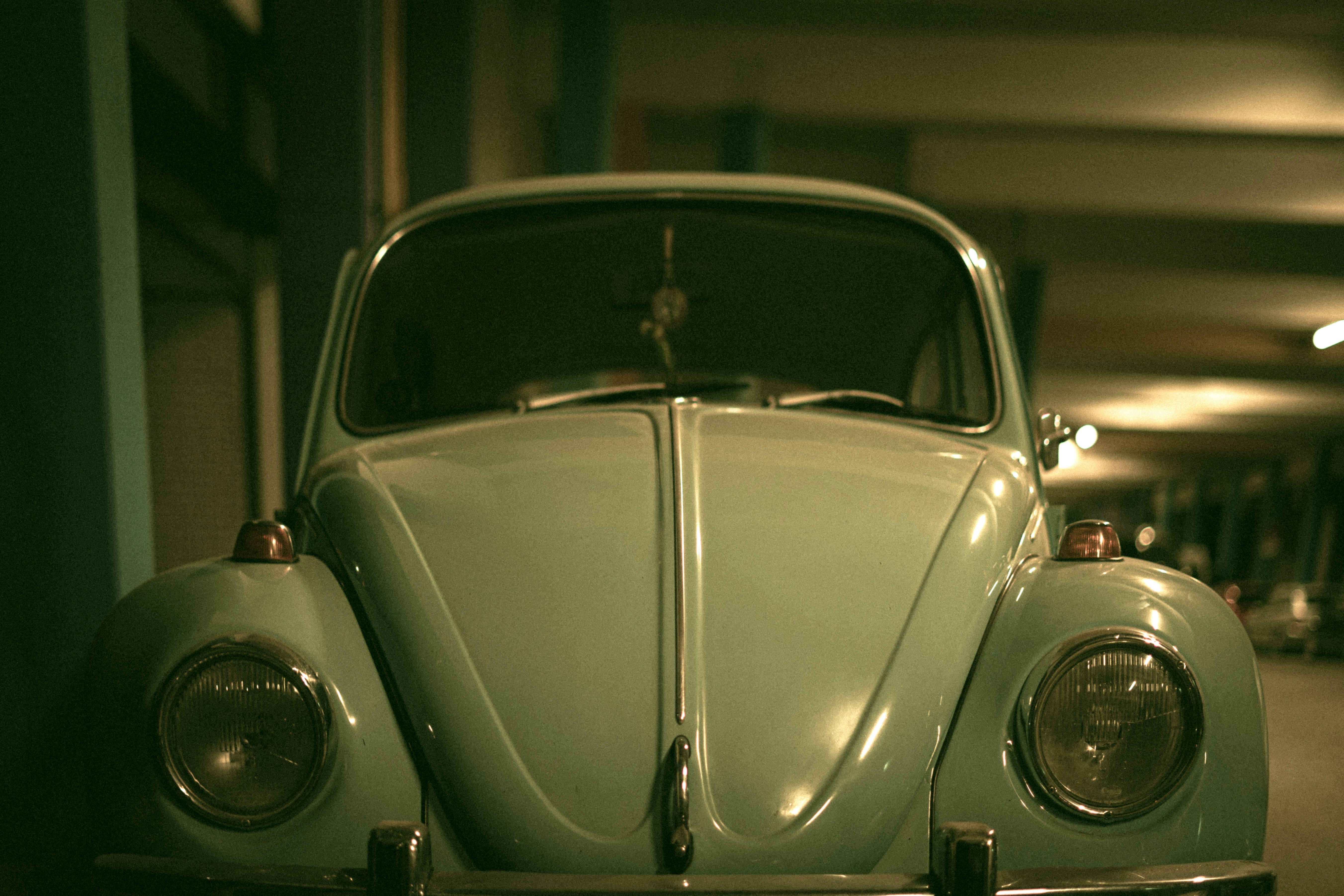 Grayscale photography of classic car photo – Free Berlin Image on Unsplash
