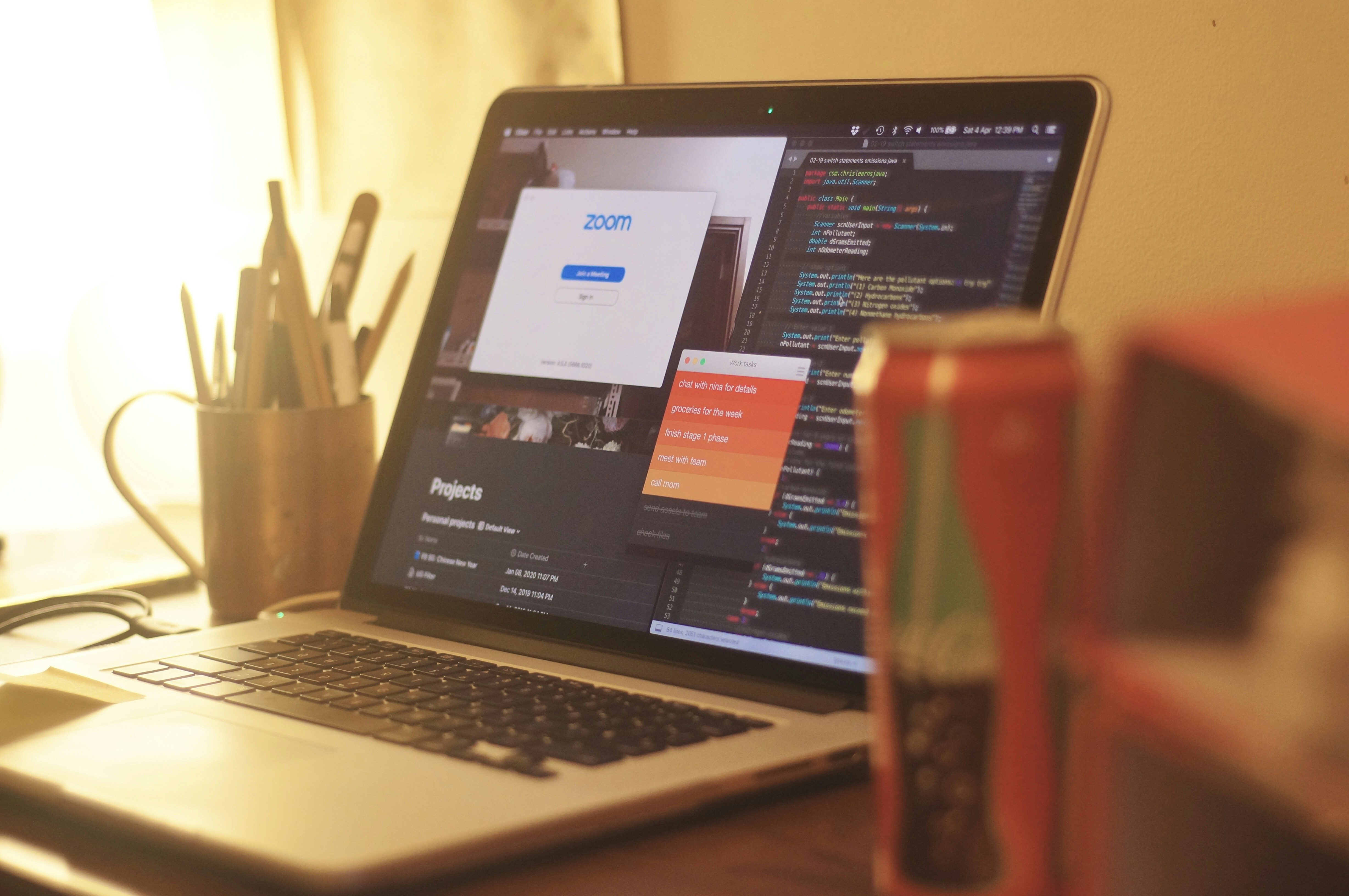 Black and silver laptop computer photo – Free Manila Image on Unsplash