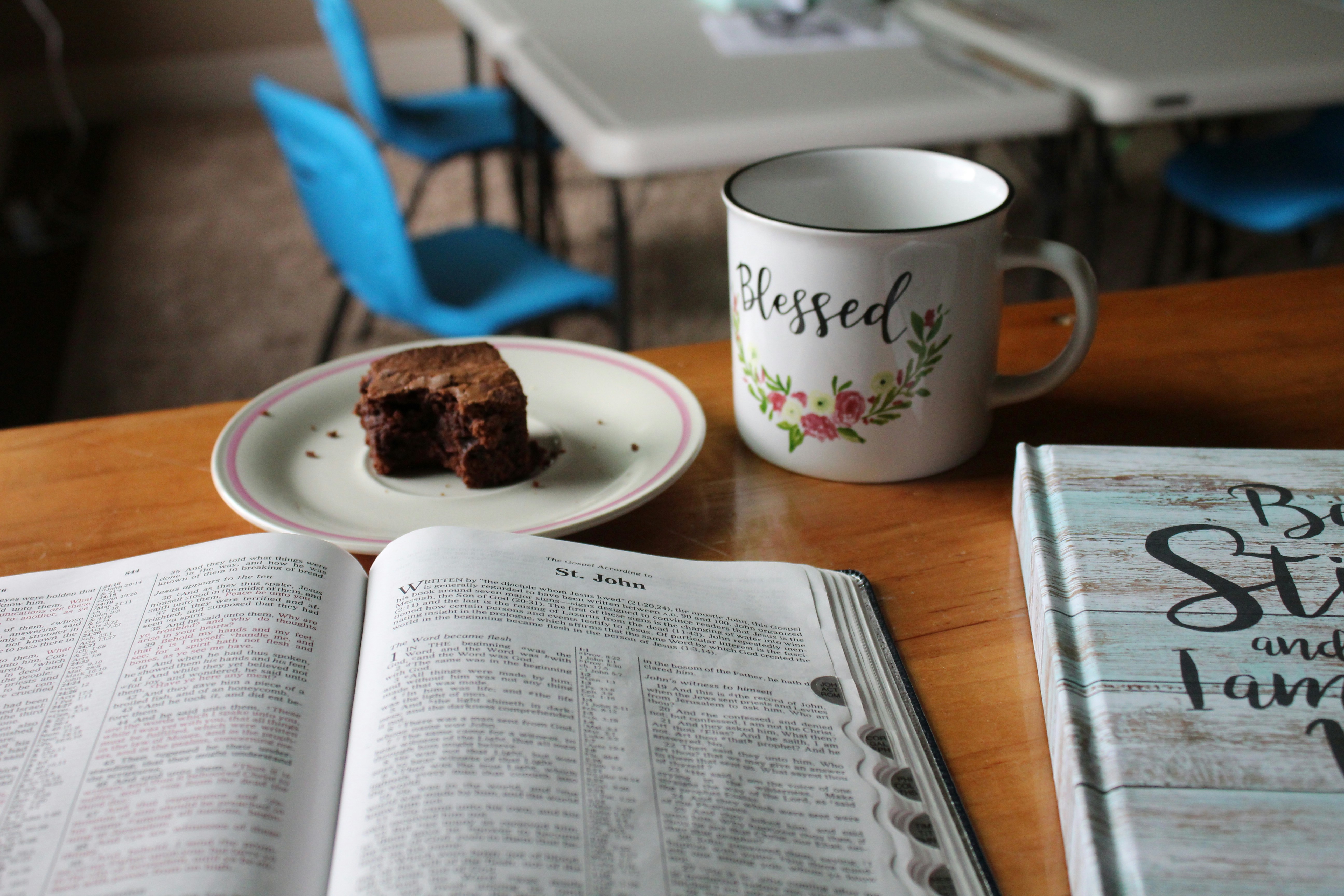 Warm Book Nook: Moments with Tea and Treats