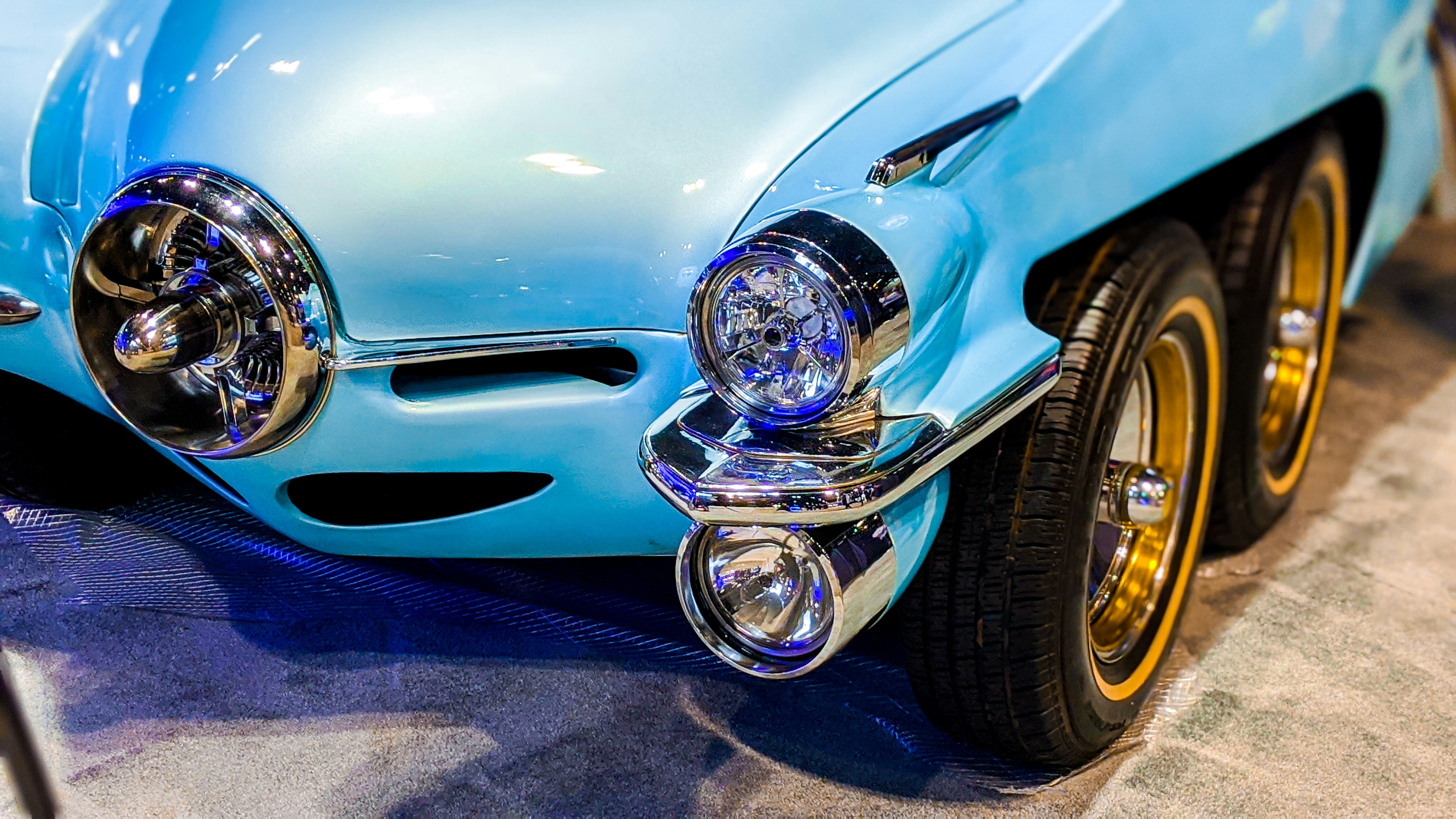 Blue car with silver and blue motorcycle wheel photo – Free Car Image ...