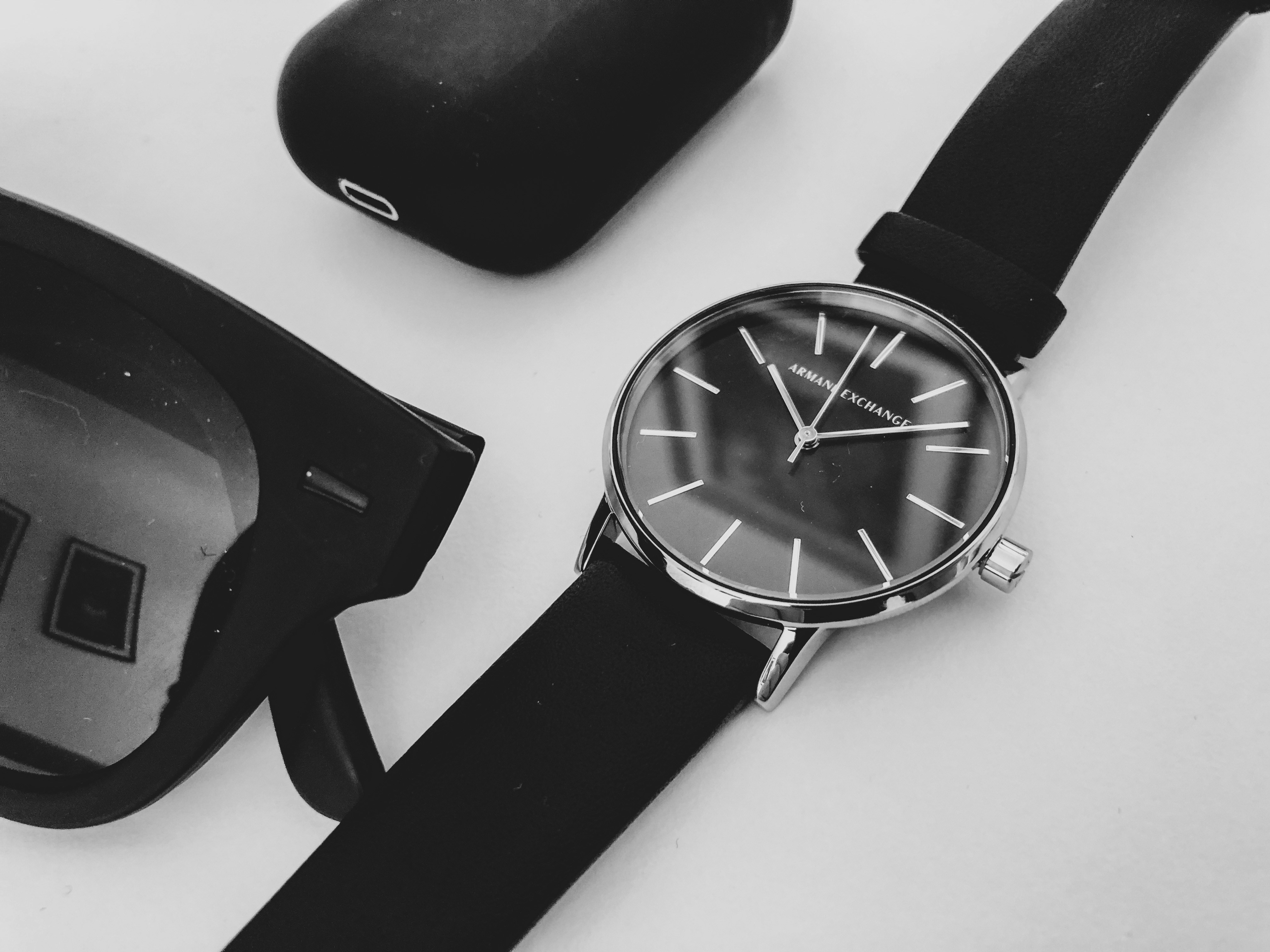 Black round analog watch with black leather strap photo – Free Grey ...